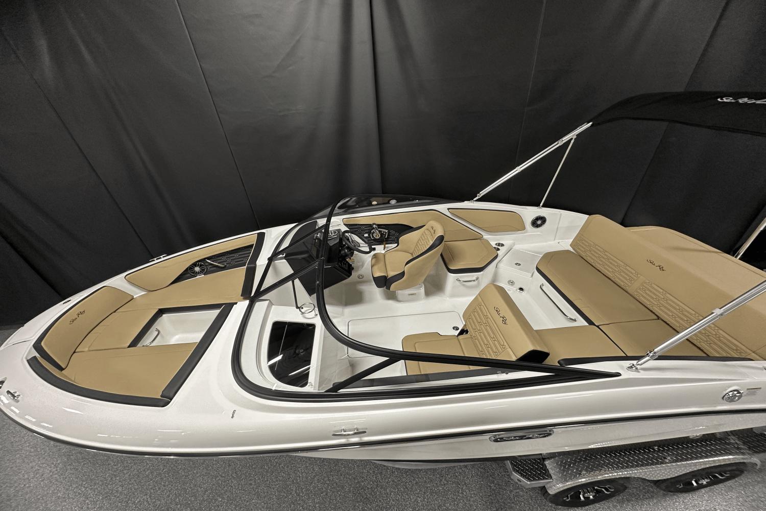 2024 Sea Ray SPX 210 Outboard Lettbåt til salgs- YachtWorld