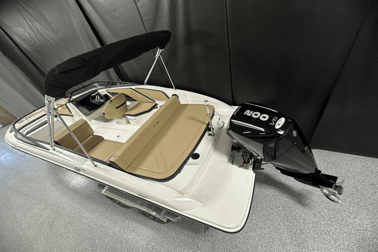 2024 Sea Ray SPX 210 Outboard Runabout for sale - YachtWorld