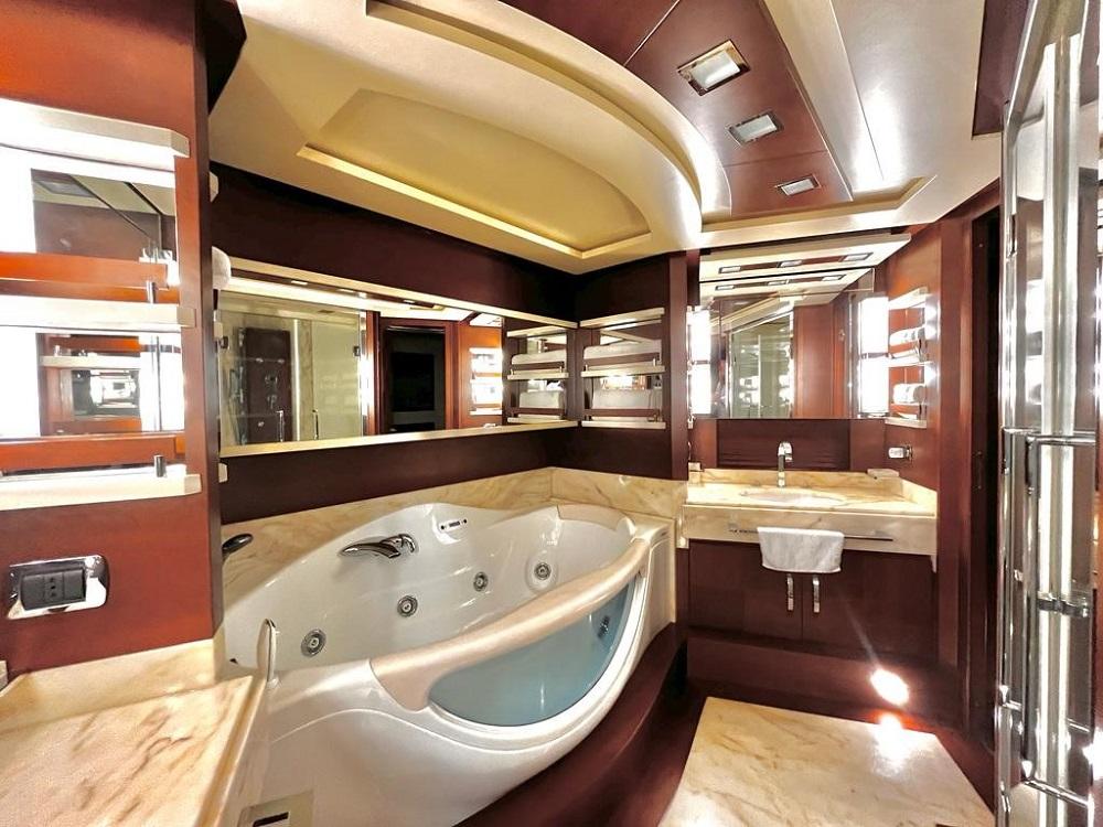 2007 Motor Yachts Azimut for sale - YachtWorld