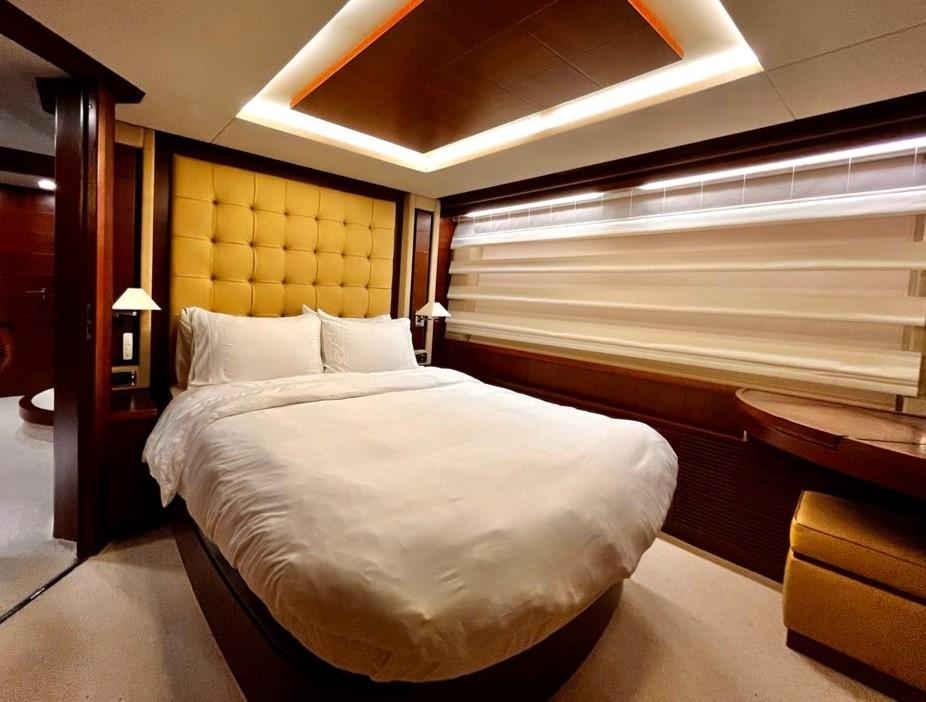 2007 Motor Yachts Azimut for sale - YachtWorld