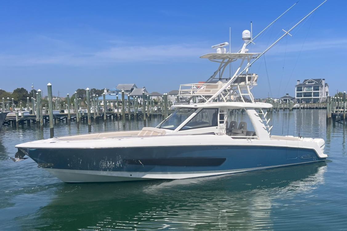 2018 Boston Whaler 420 Outrage Centre Console for sale - YachtWorld