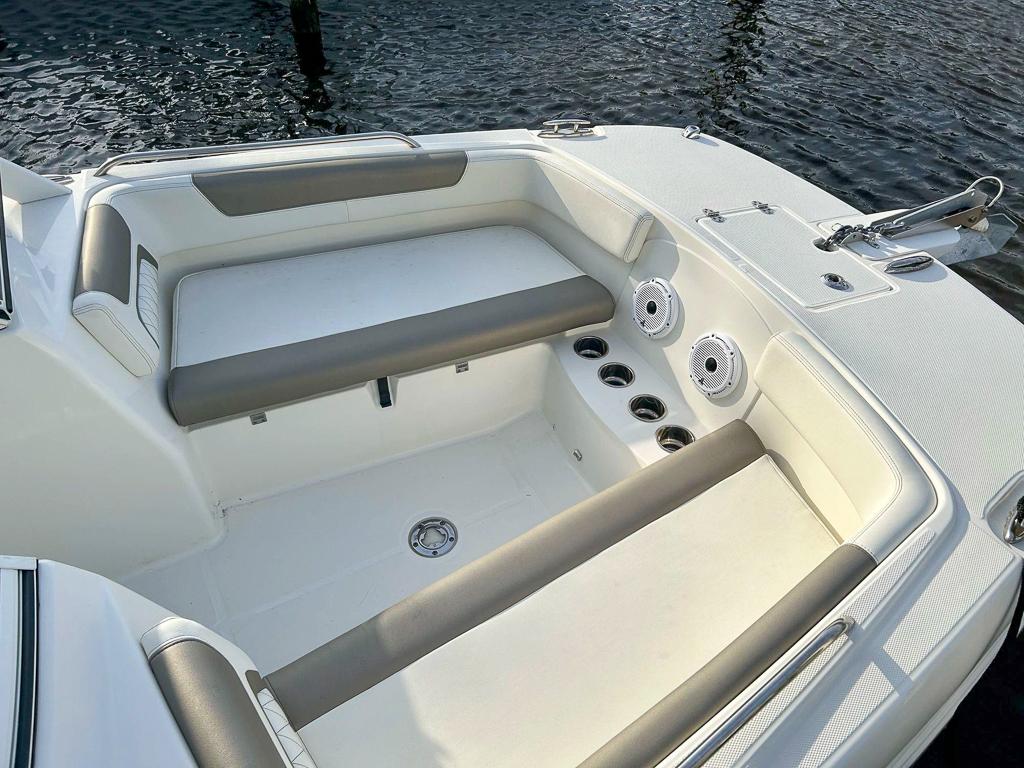 2022 World Cat 230 SD Power Catamaran for sale - YachtWorld