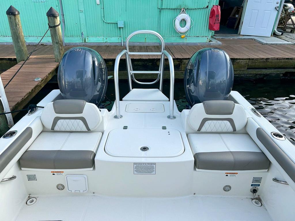 2022 World Cat 230 SD Power Catamaran for sale - YachtWorld