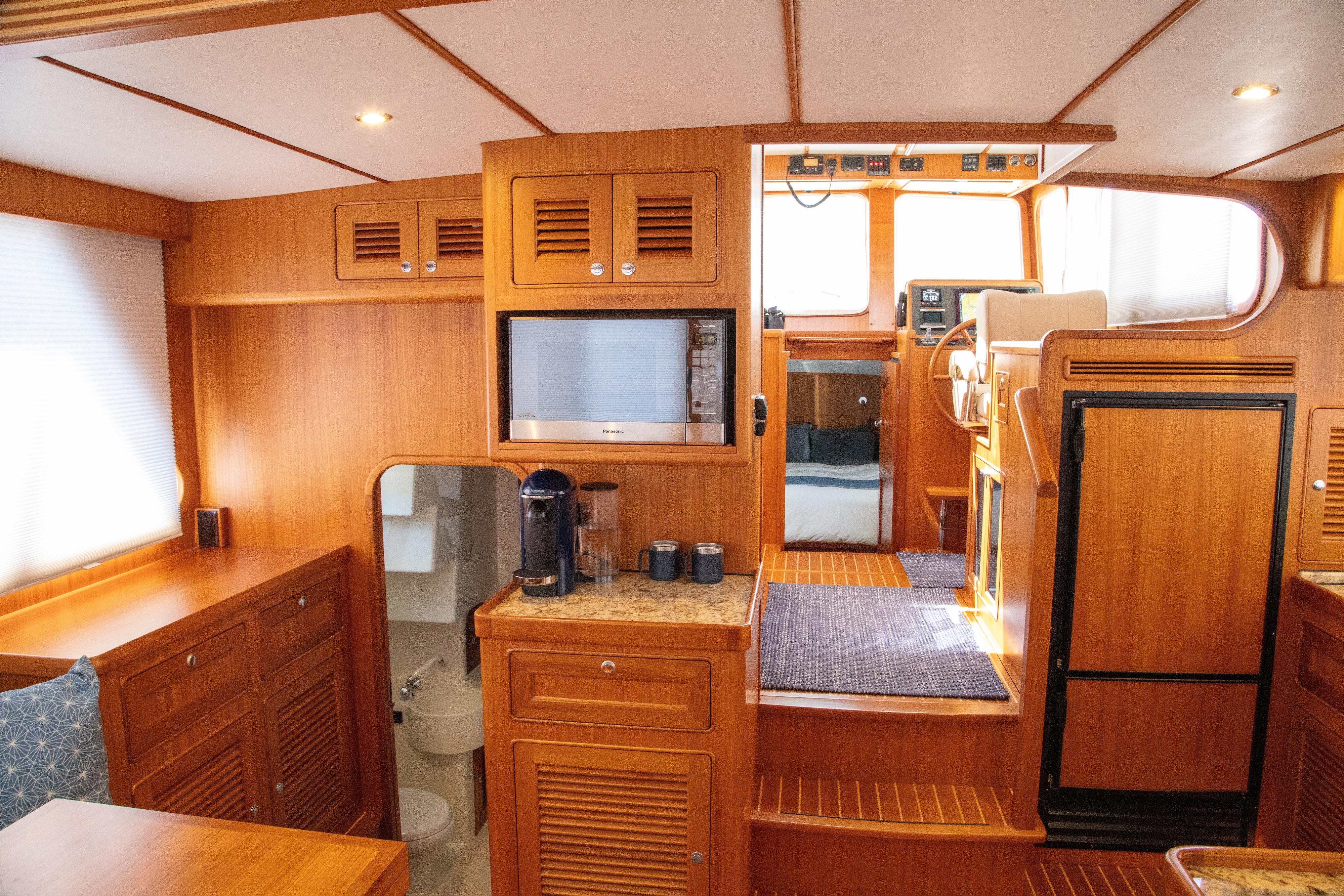 2019 Helmsman Trawlers 38E Trawler Kaufen - YachtWorld