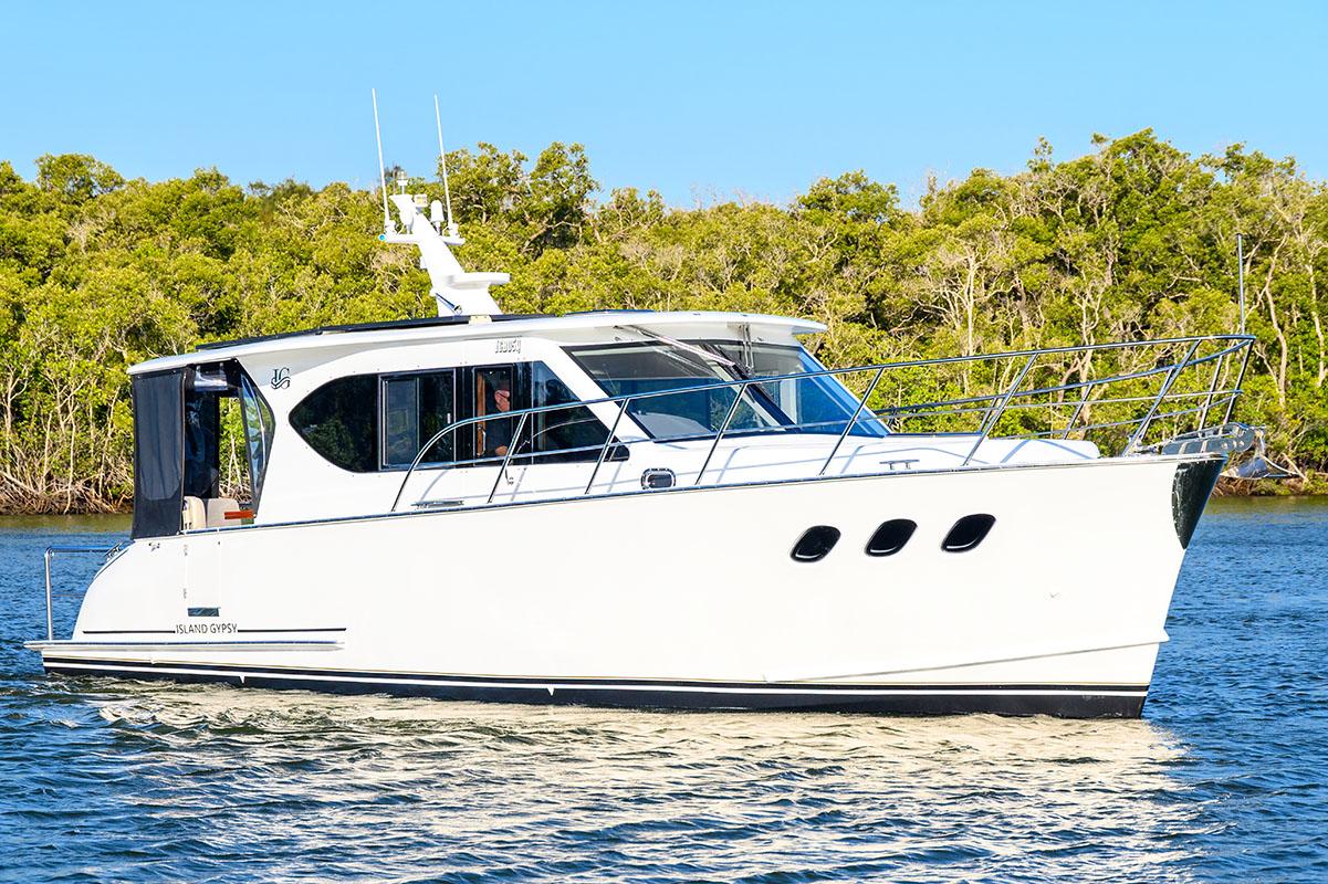 2022 Island Gypsy 400 Motor Yachts for sale - YachtWorld