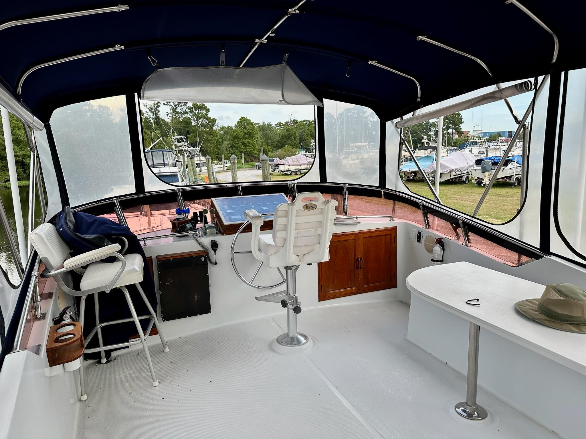 1986 Sea Ranger 52 Cockpit MY Motor Yachts for sale - YachtWorld