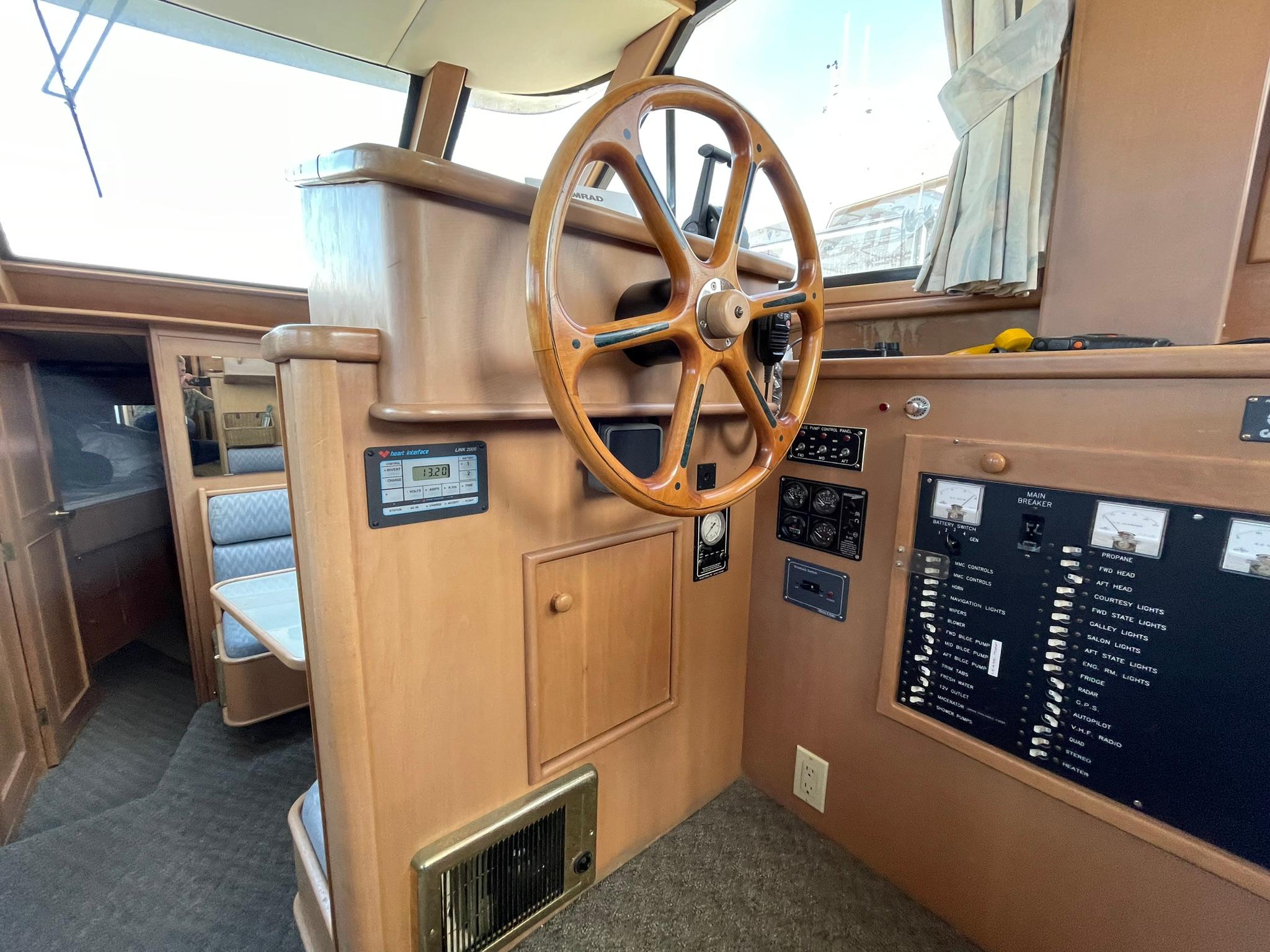 1994 Queenship Motor Yacht Flybridge for sale - YachtWorld