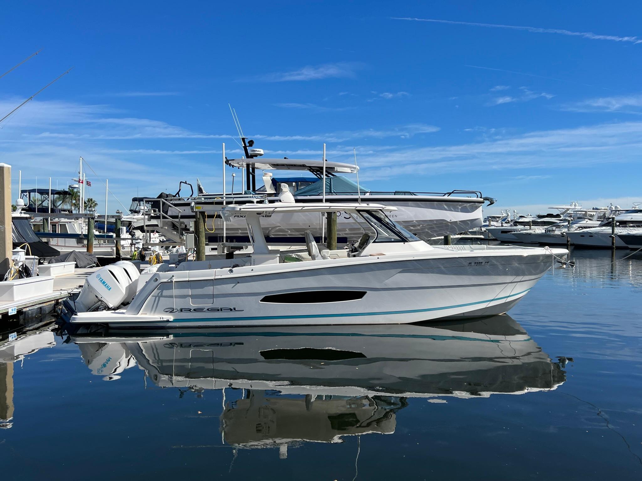 2021 Regal 38 SAV Cuddy Cabin for sale - YachtWorld