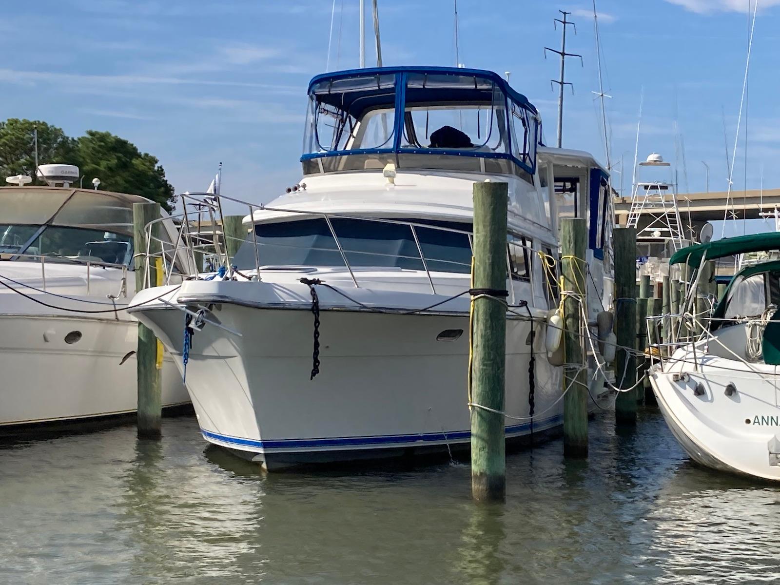 1994 Carver 440 Aft Cabin Motor Yacht Motor Yachts for sale - YachtWorld
