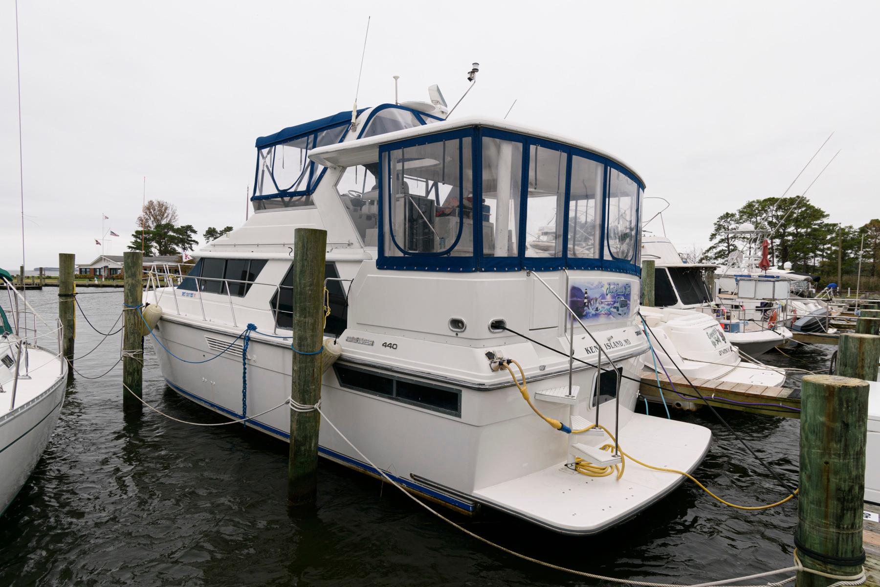 1994 Carver 440 Aft Cabin Motor Yacht Motor Yachts for sale - YachtWorld