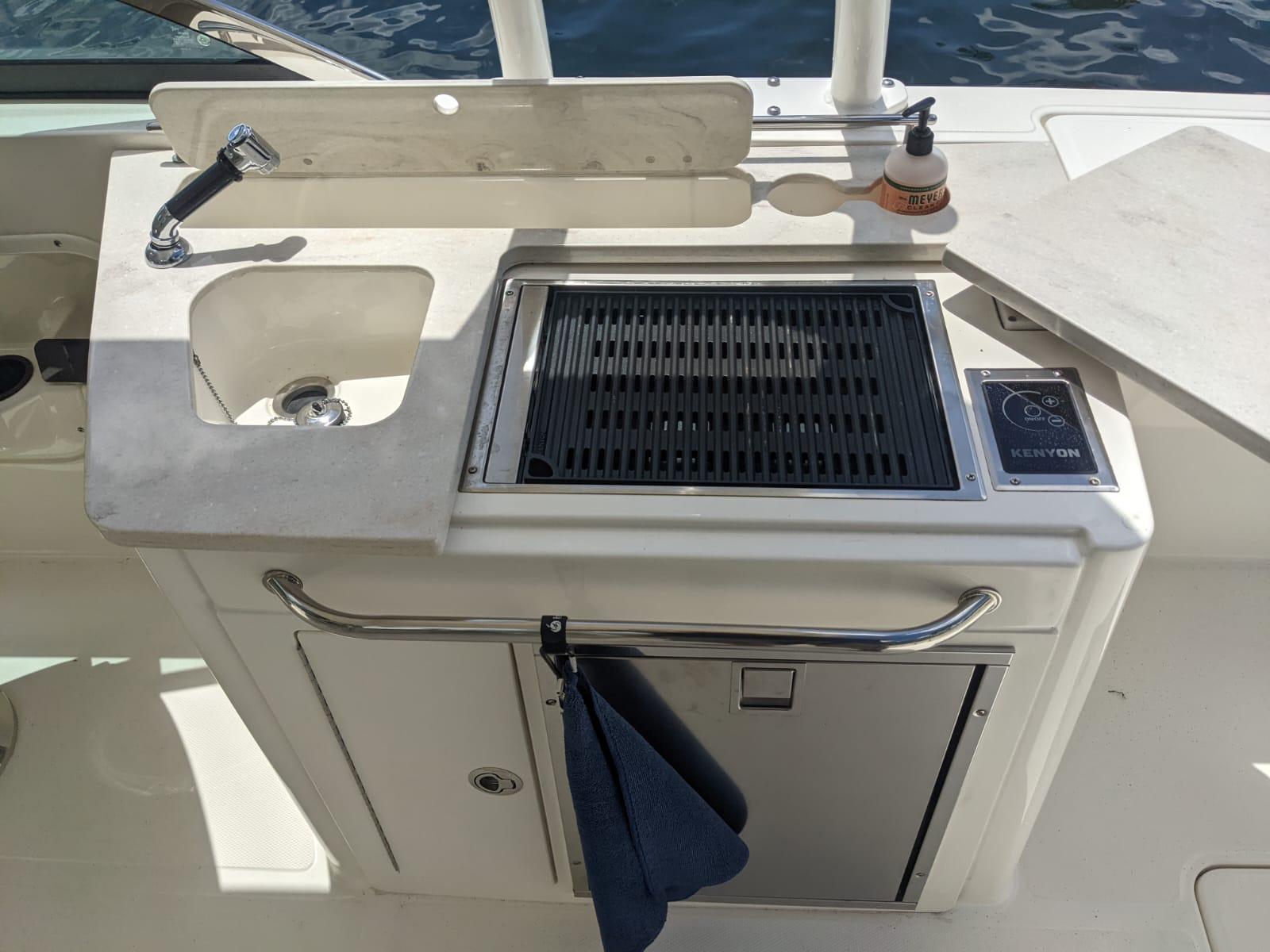 2020 Boston Whaler 270 Vantage Dual Console for sale - YachtWorld