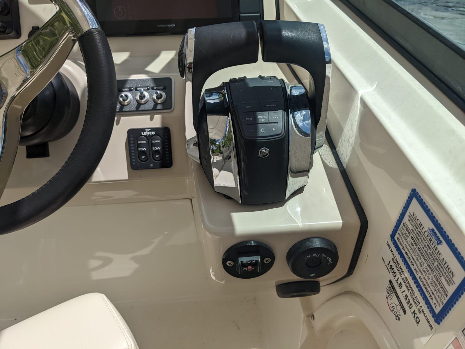2020 Boston Whaler 270 Vantage Dual Console for sale - YachtWorld