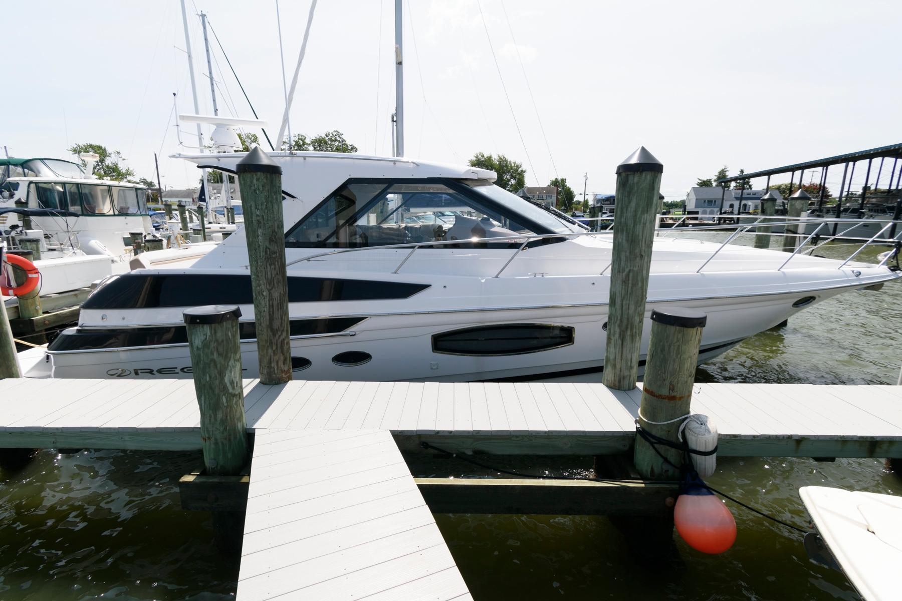 2017 Regal 46 Sport Coupe Cruiser for sale - YachtWorld