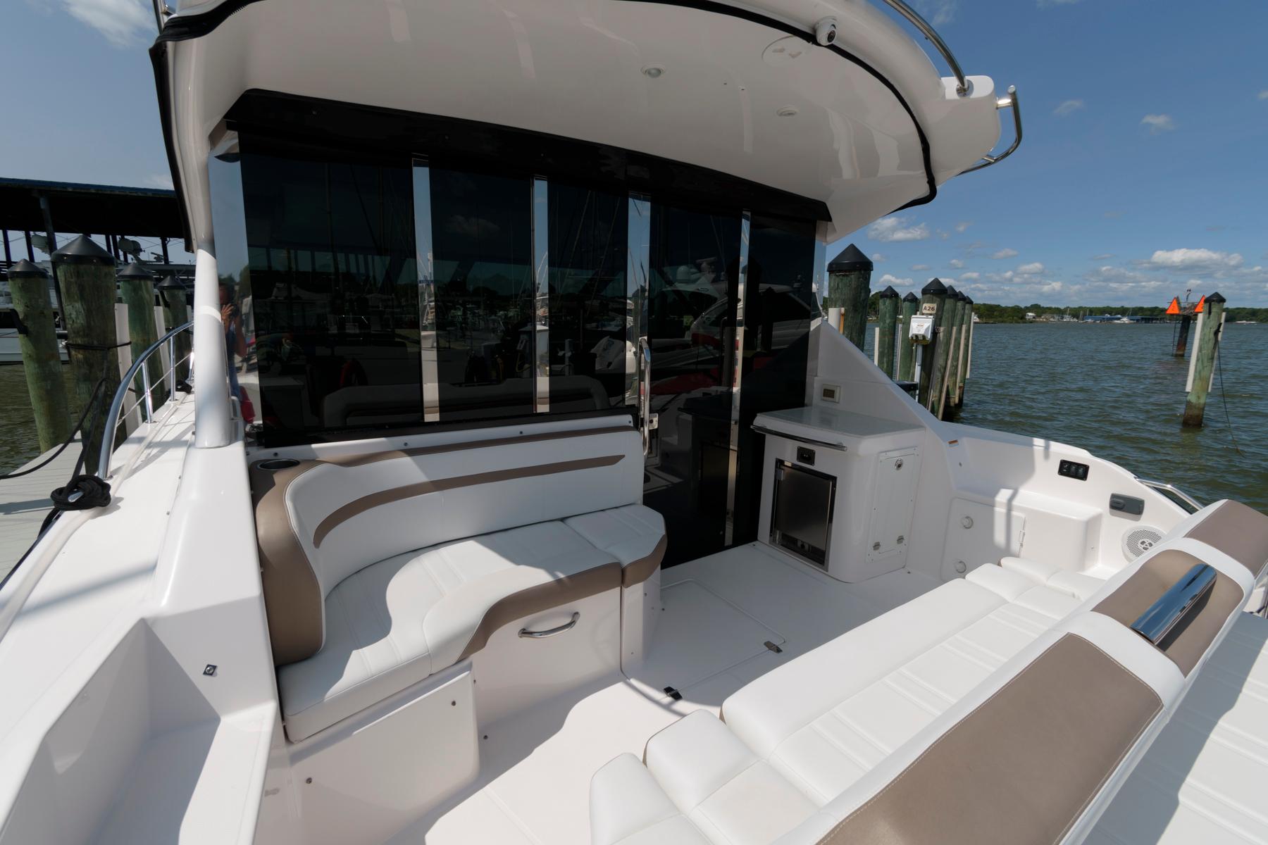 2017 Regal 46 Sport Coupe Cruiser for sale - YachtWorld