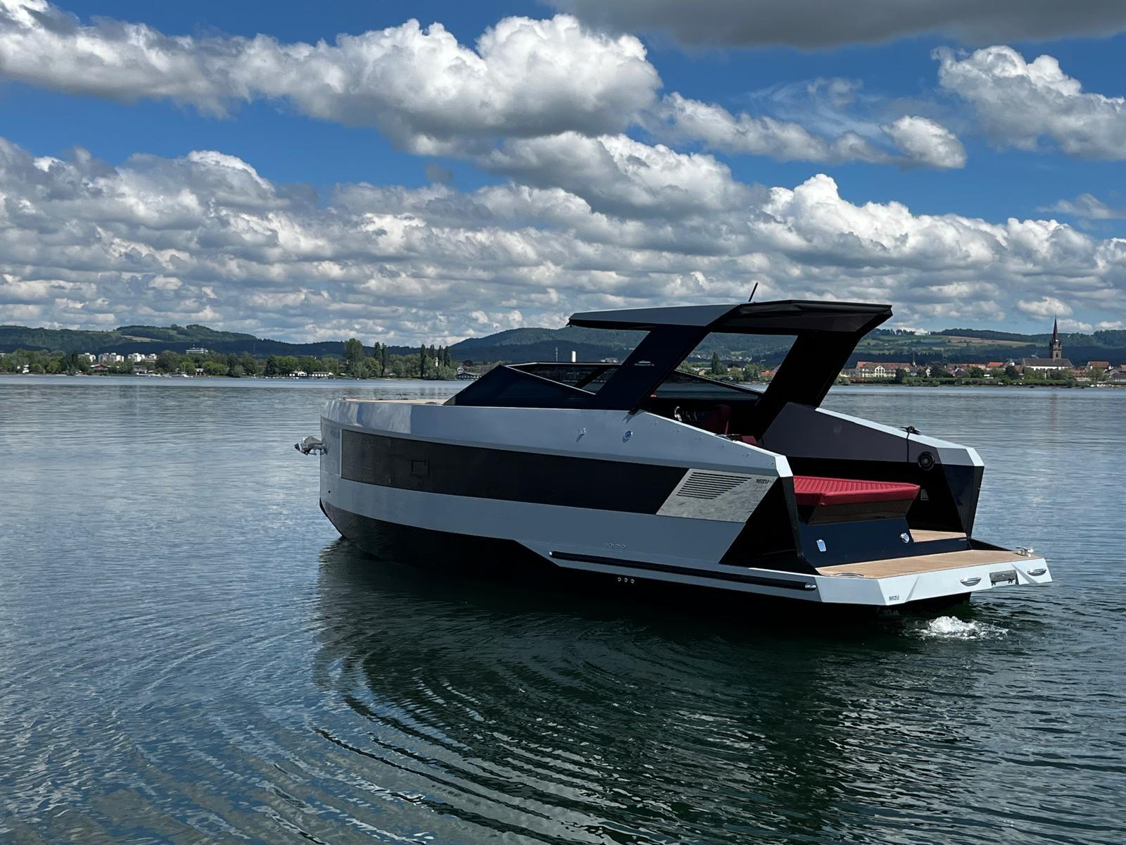 2024 Futuro Boats RX30 Inboard Motor Yacht for sale - YachtWorld