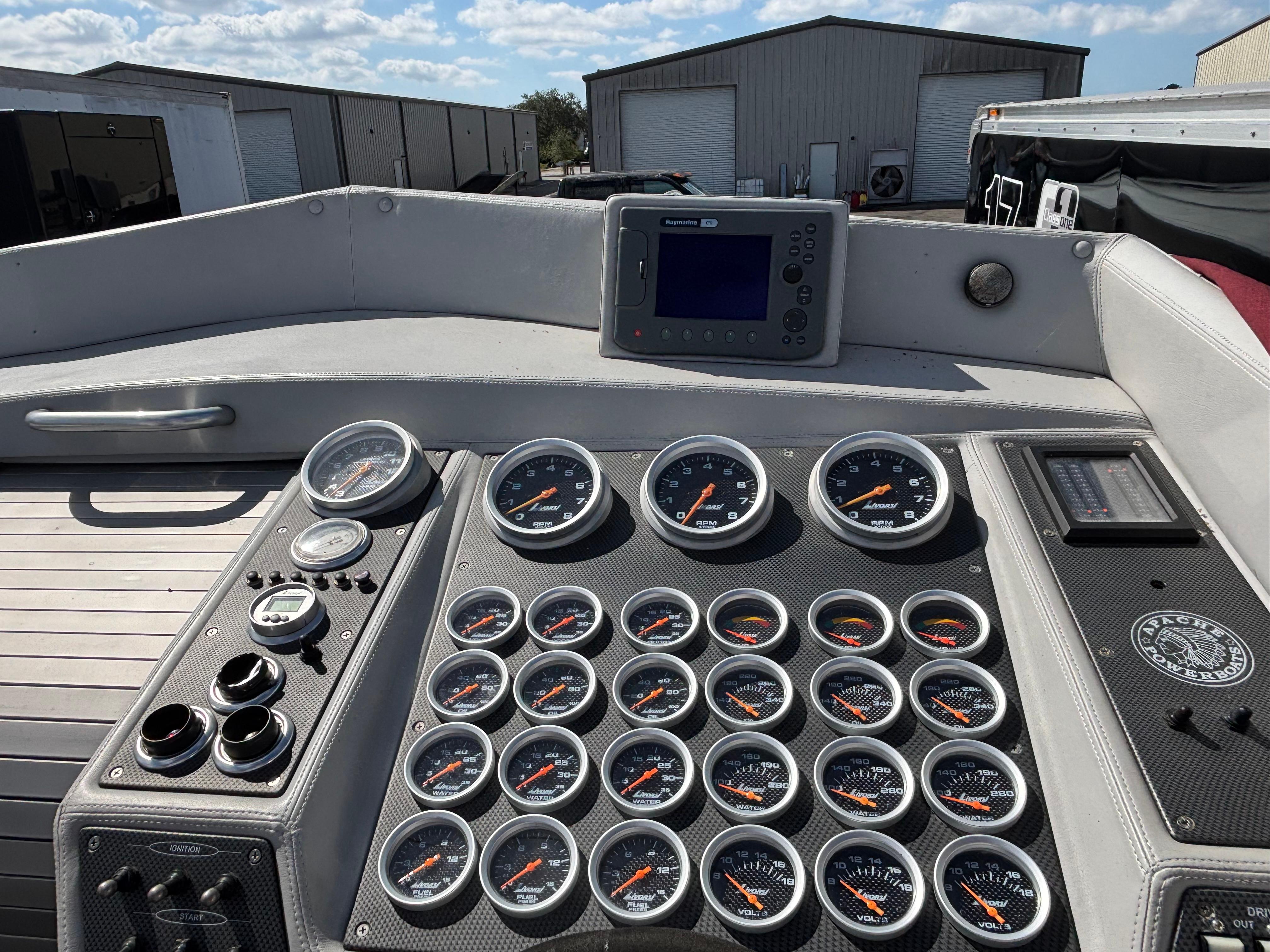 1994 Apache 47 Fire Water High Performance for sale - YachtWorld