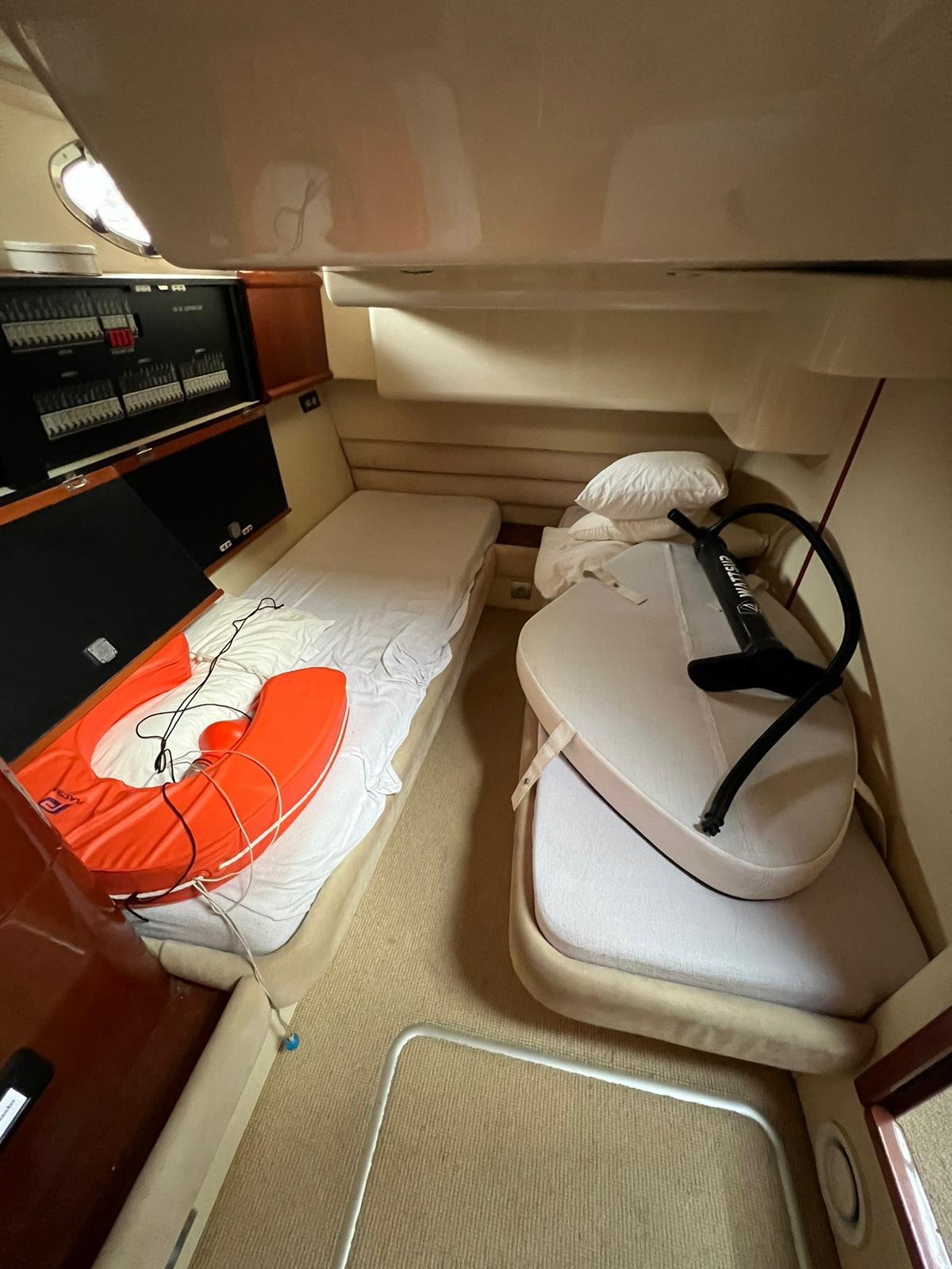 2004 Fairline Phantom 40 Motor Yachts for sale - YachtWorld