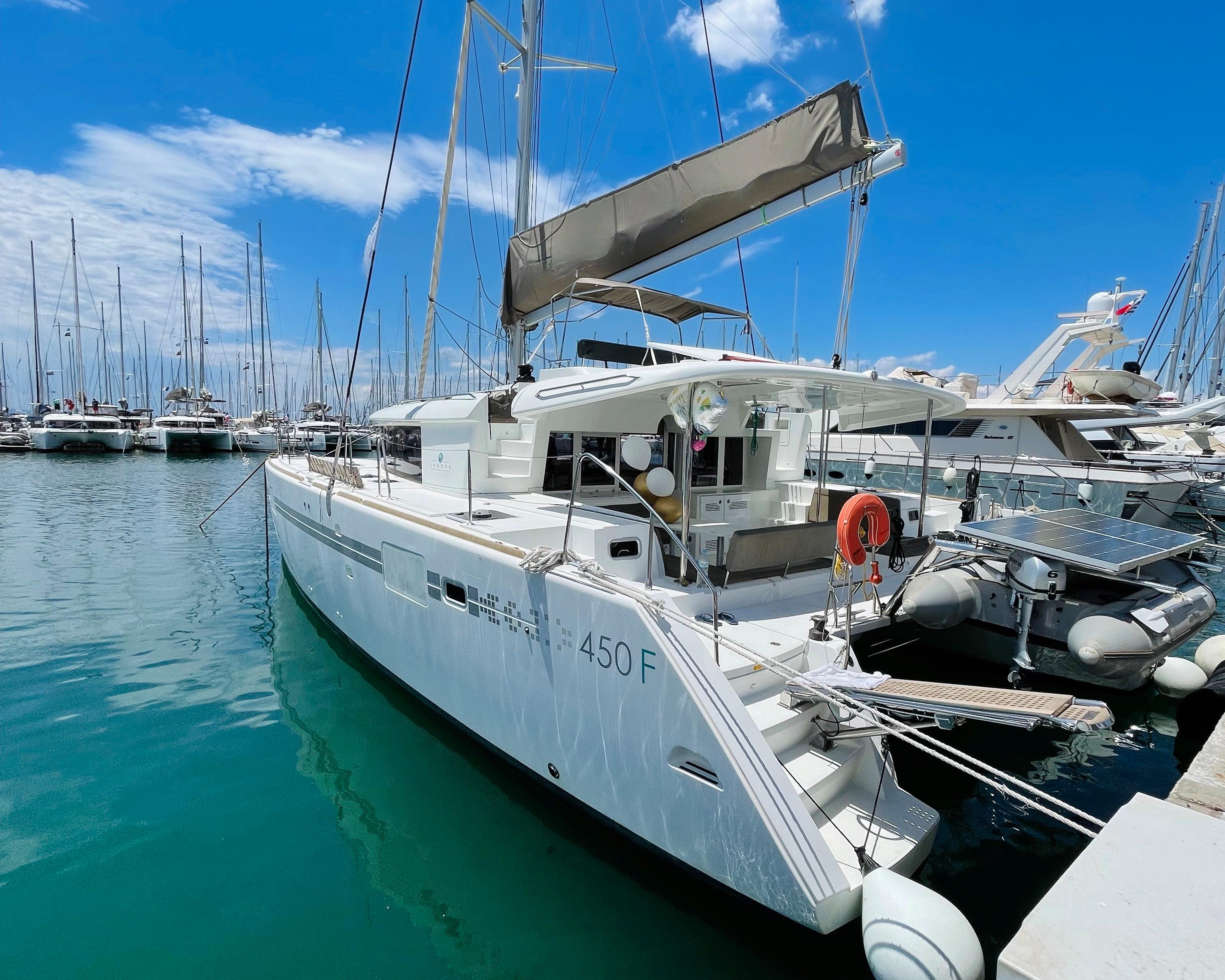 Lagoon 450 F | 2017 | 14m | Boatshop24