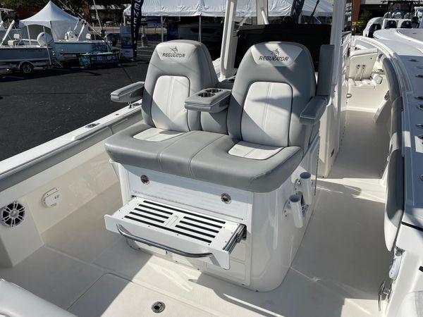 2021 Regulator 31 Center Console for sale - YachtWorld