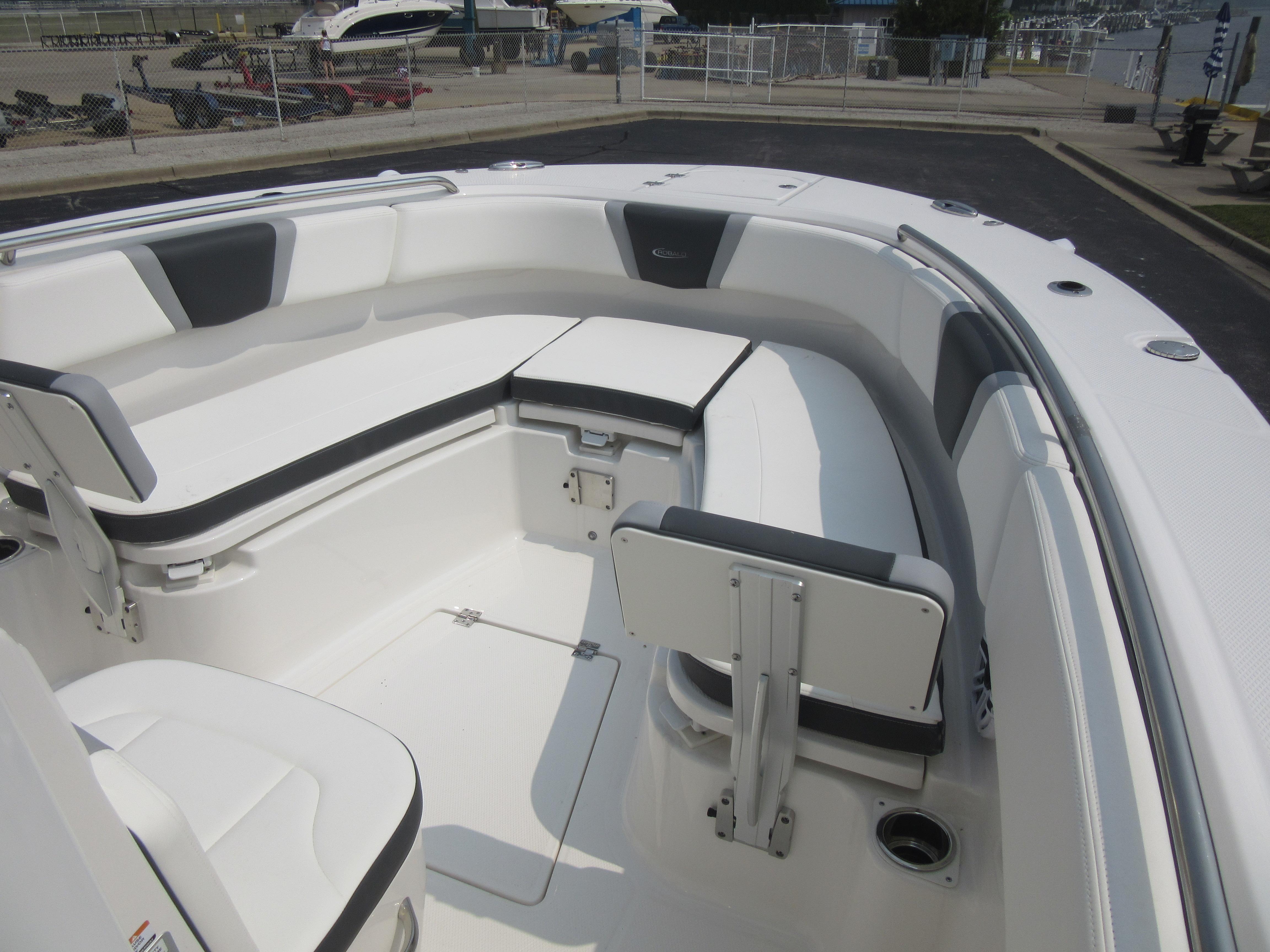 2023 Robalo R270 Center Console for sale - YachtWorld