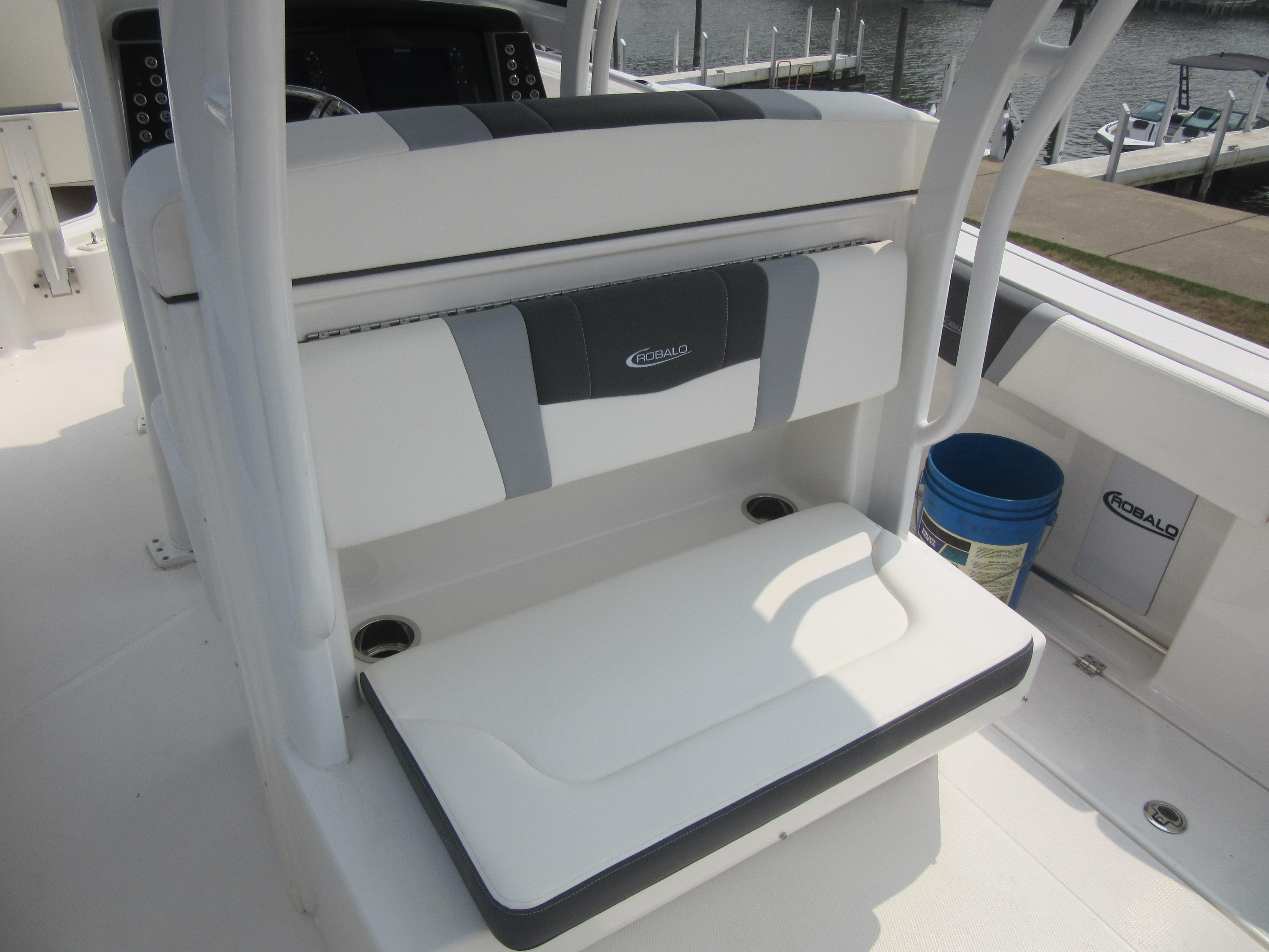 2023 Robalo R270 Center Console for sale - YachtWorld