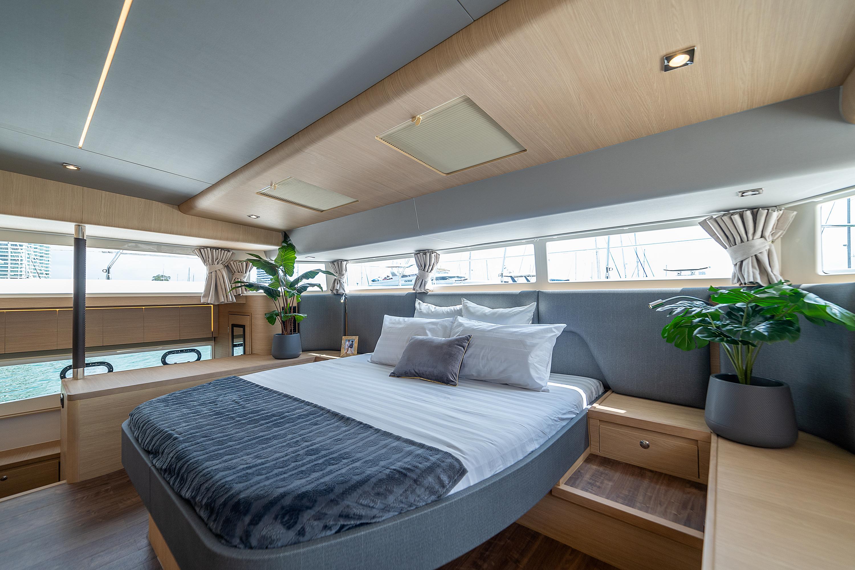 2022 Aquila 54 Power Catamaran for sale - YachtWorld