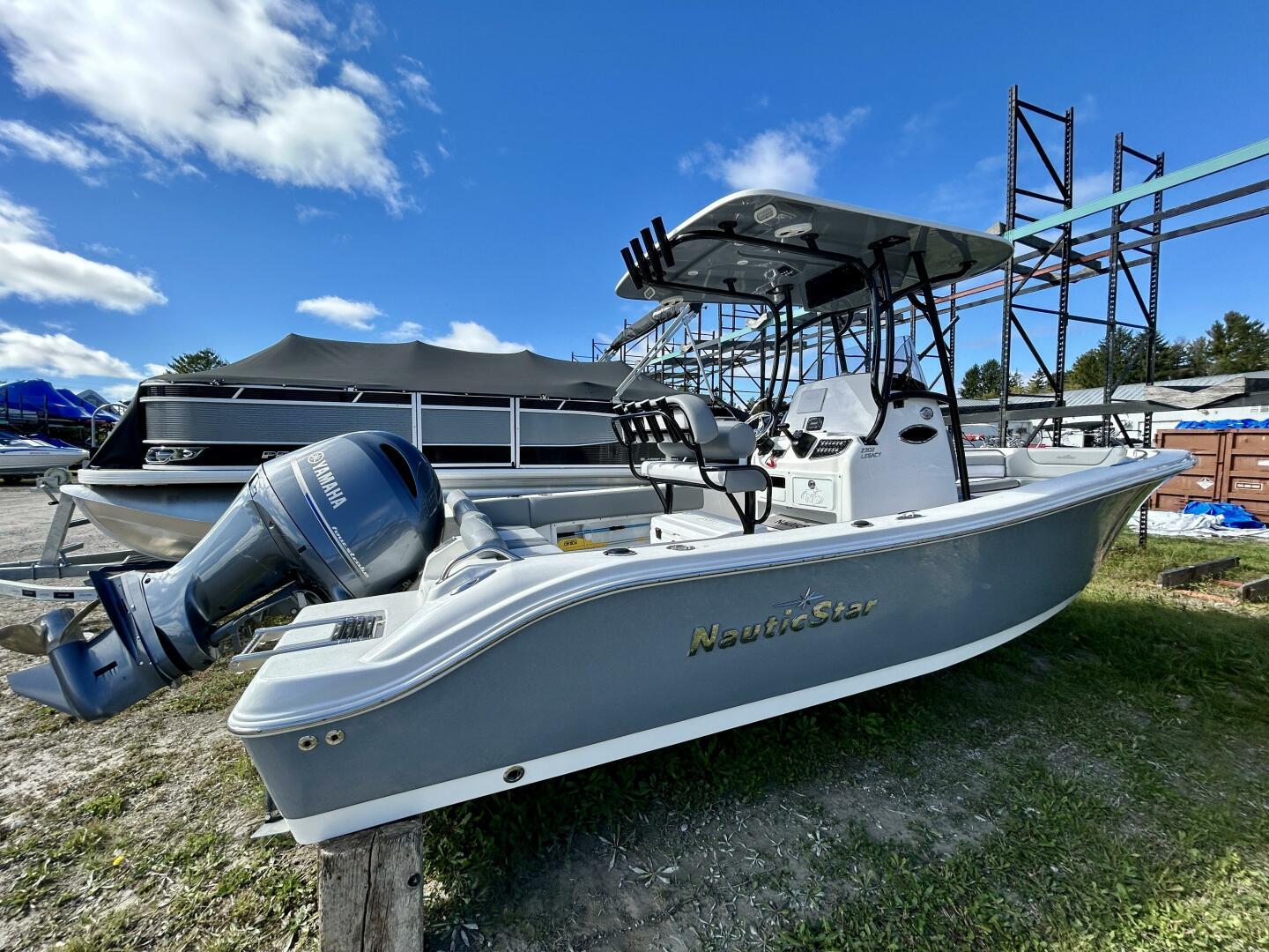 2022 NauticStar Legacy 2302 Center Console for sale - YachtWorld