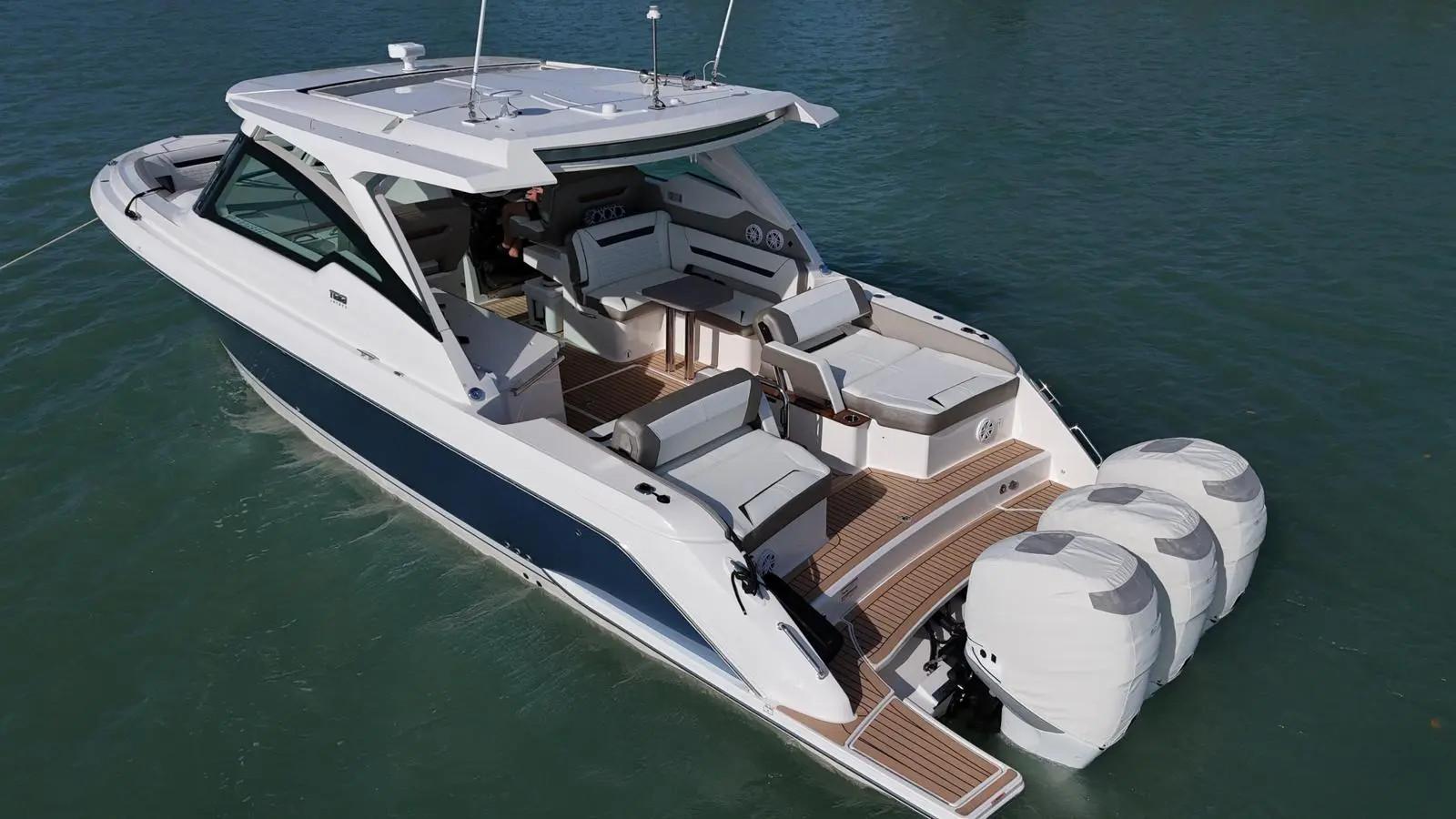 2022 Tiara Yachts 38 LX Motor Yacht for sale - YachtWorld