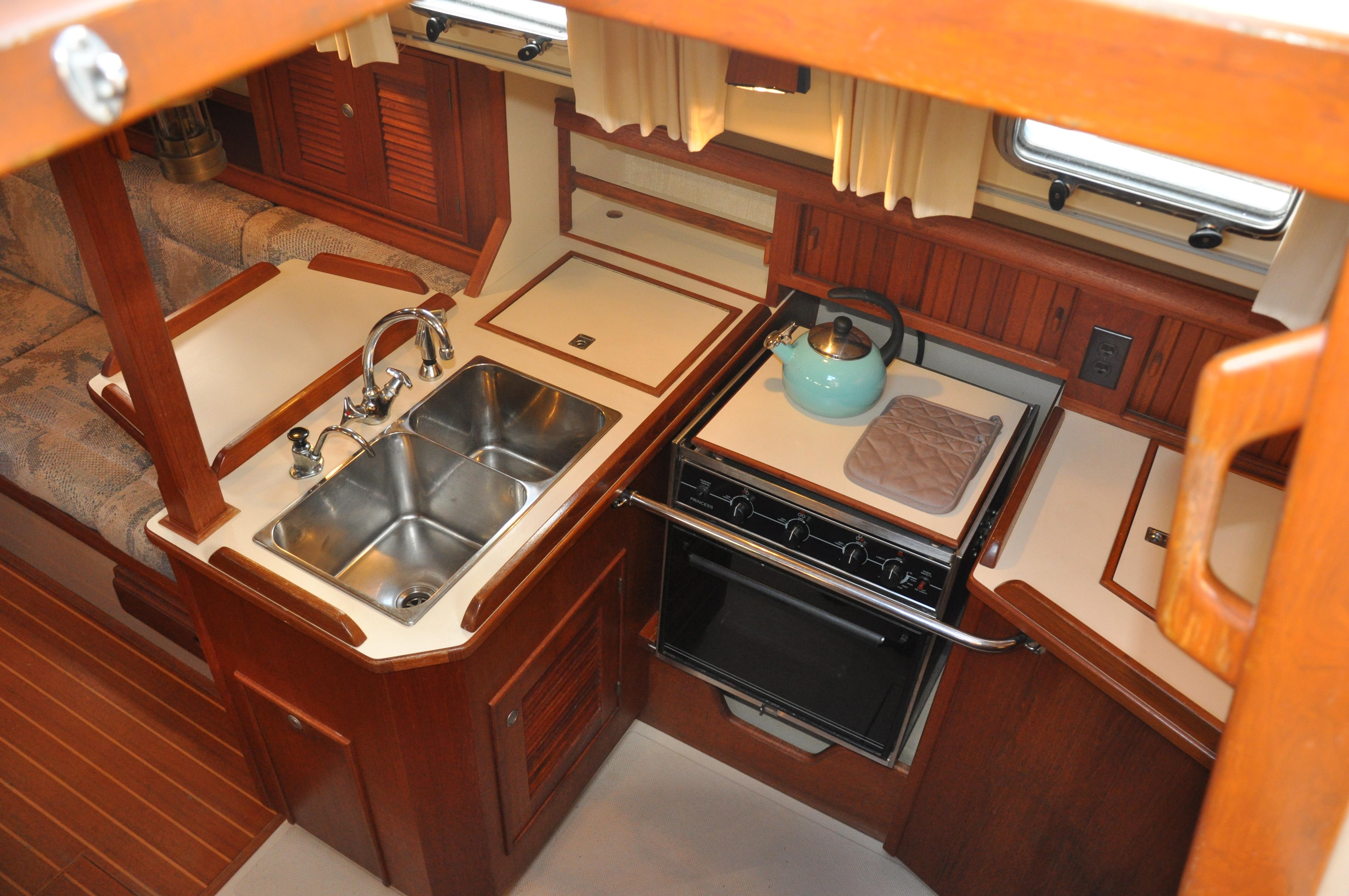 1997 Island Packet 37 Cruiser for sale - YachtWorld