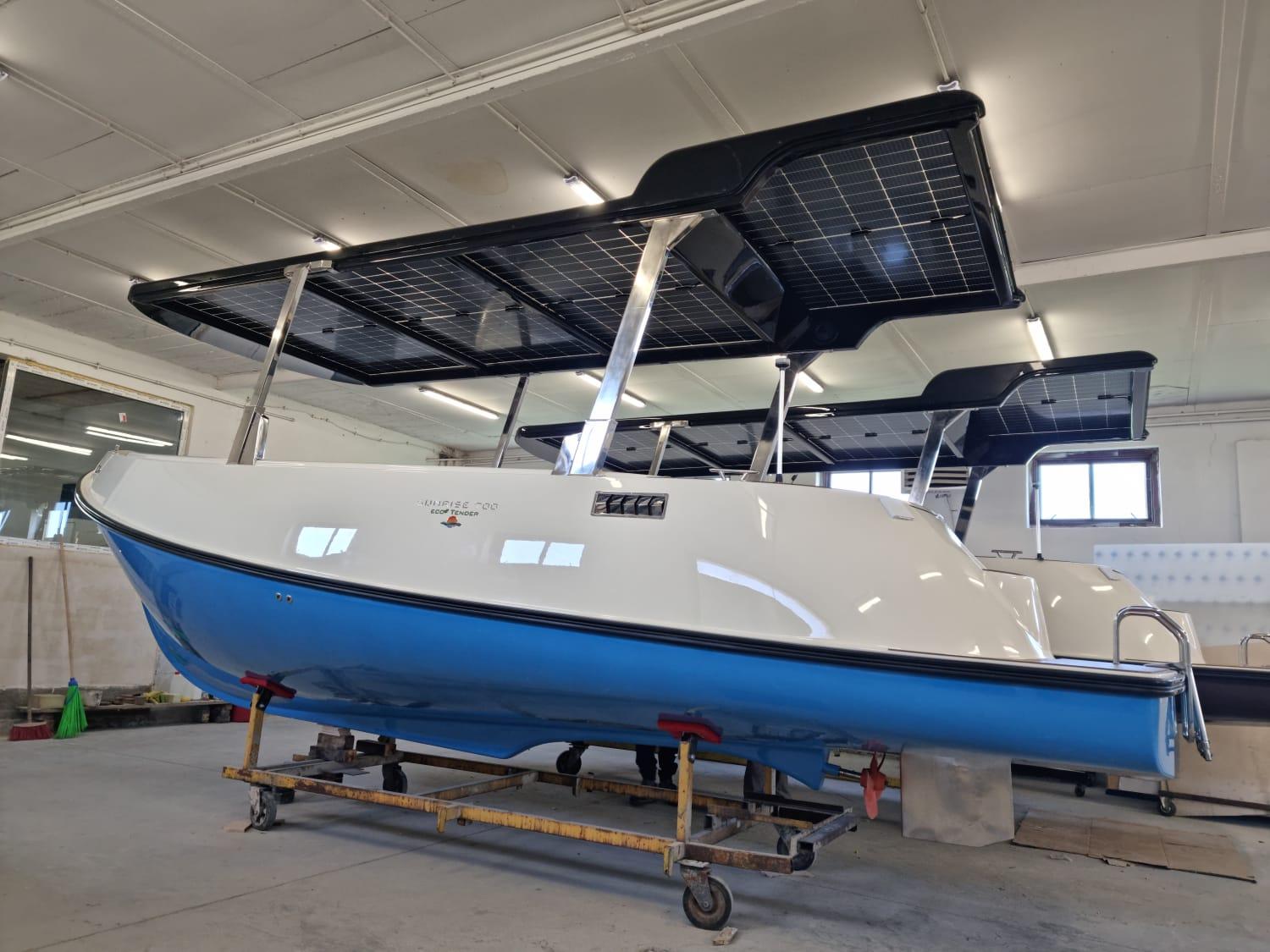 New 2024 Sunrise Sunrise 700 ECO Tender Solar | TopBoats