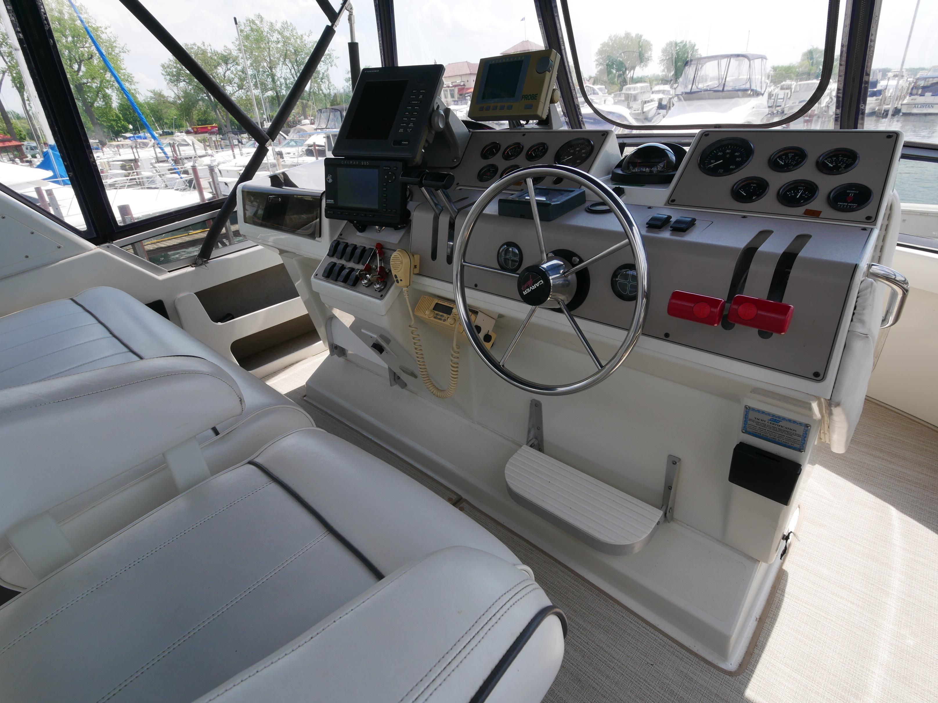 1996 Carver 355 Aft Cabin Cruiser for sale - YachtWorld