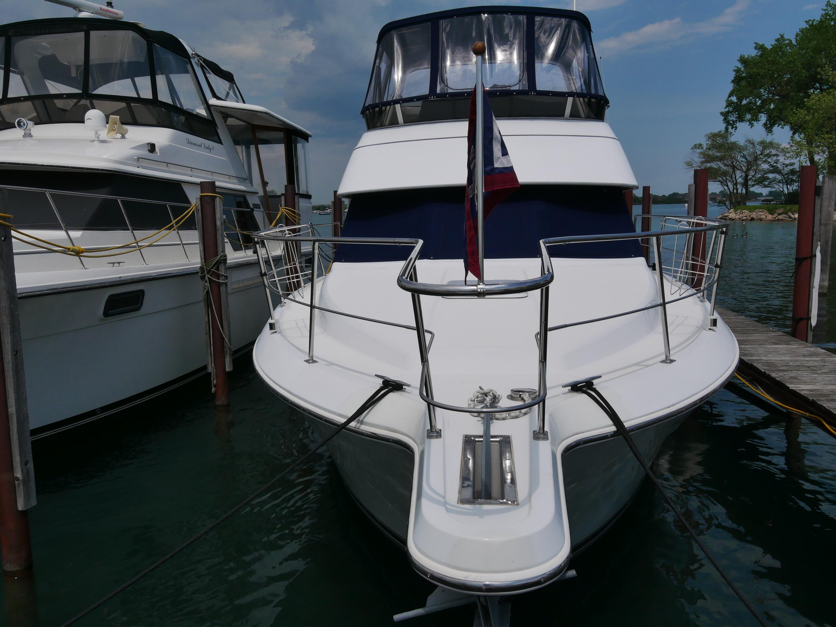 1996 Carver 355 Aft Cabin Cruiser for sale - YachtWorld