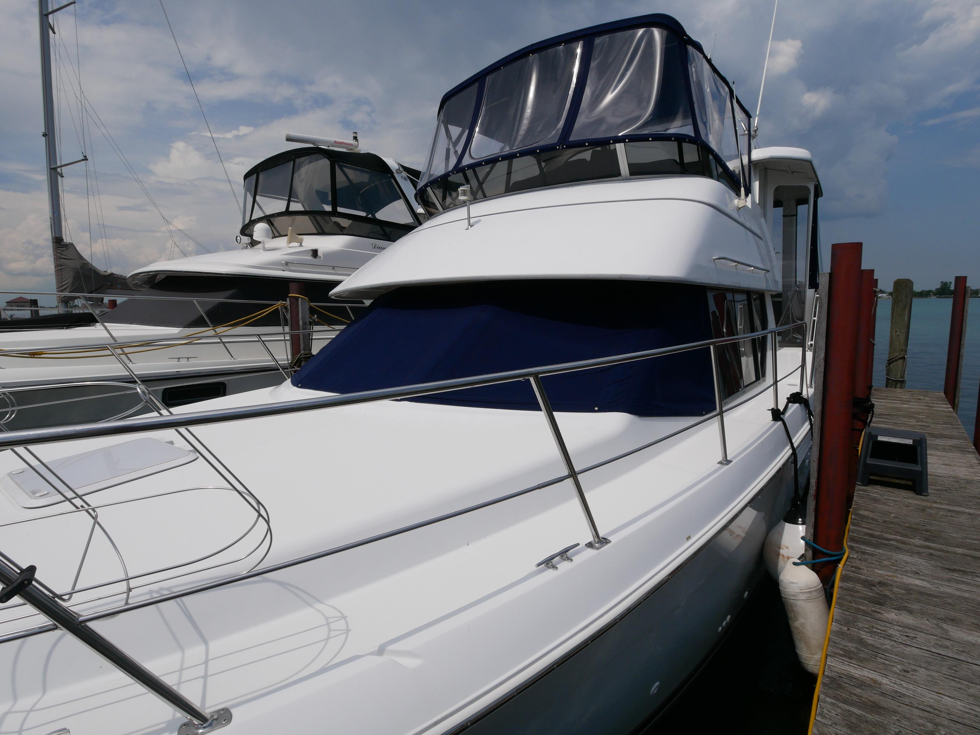 1996 Carver 355 Aft Cabin Cruiser for sale - YachtWorld