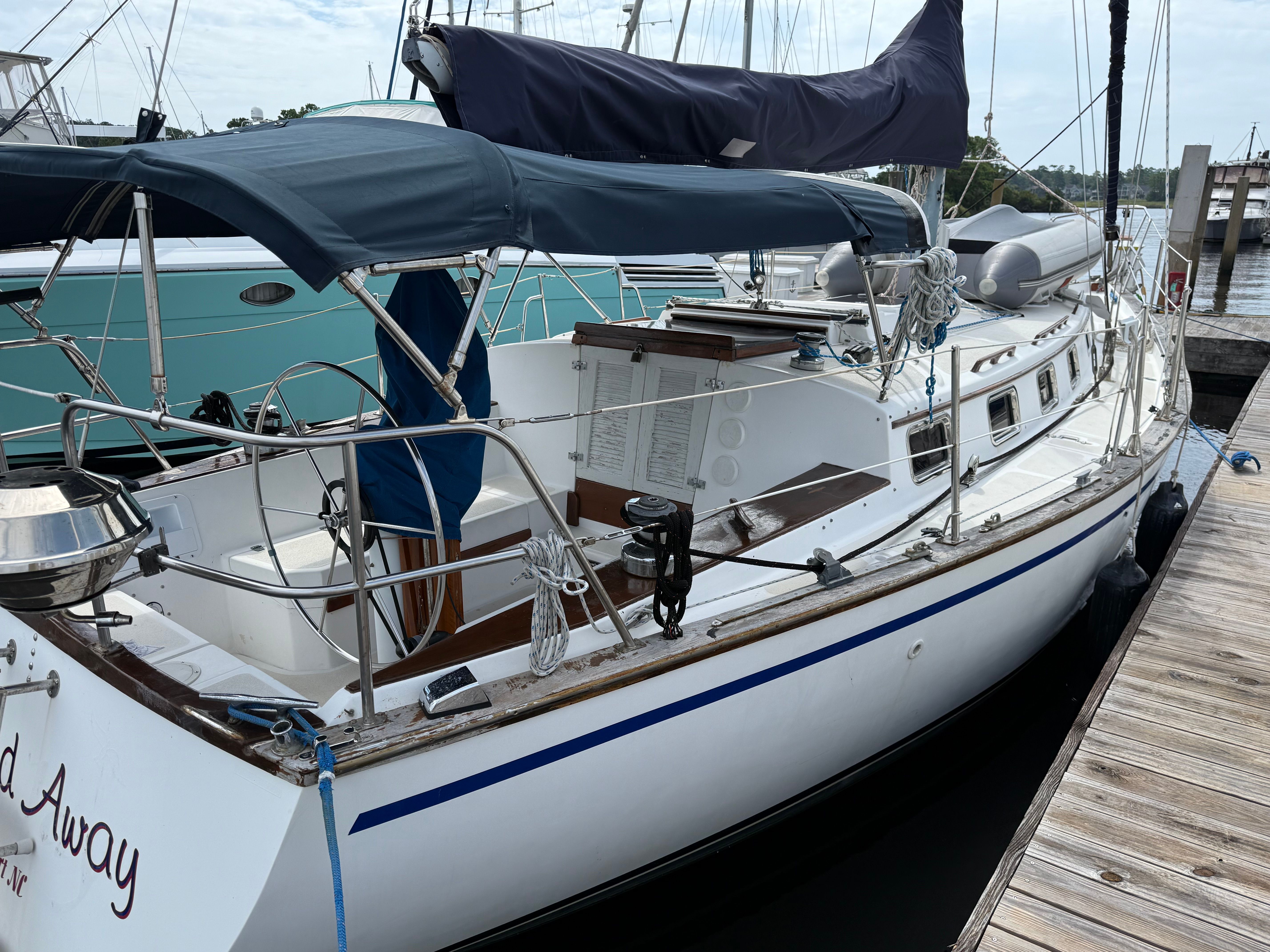 1983 Endeavour E 35 Sloop for sale - YachtWorld