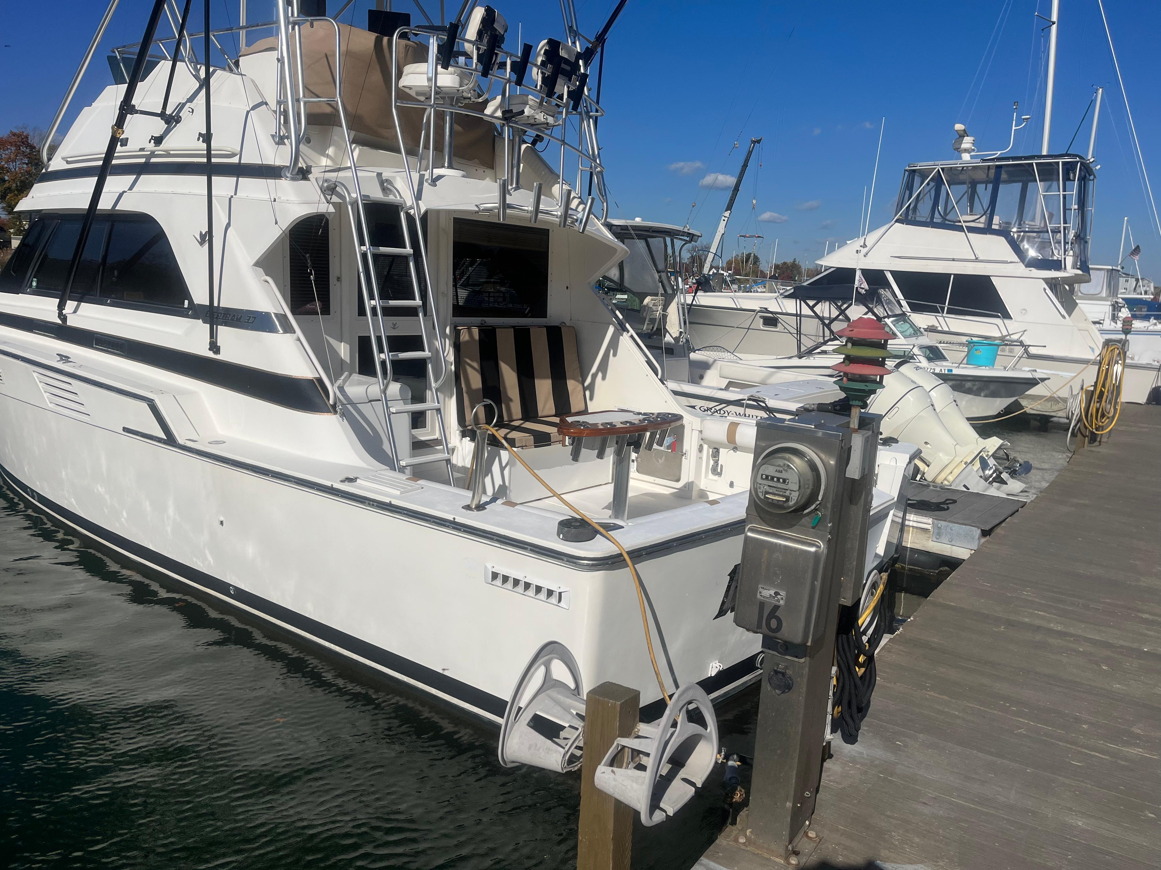 1993 Bertram 37 Convertible Convertible for sale - YachtWorld