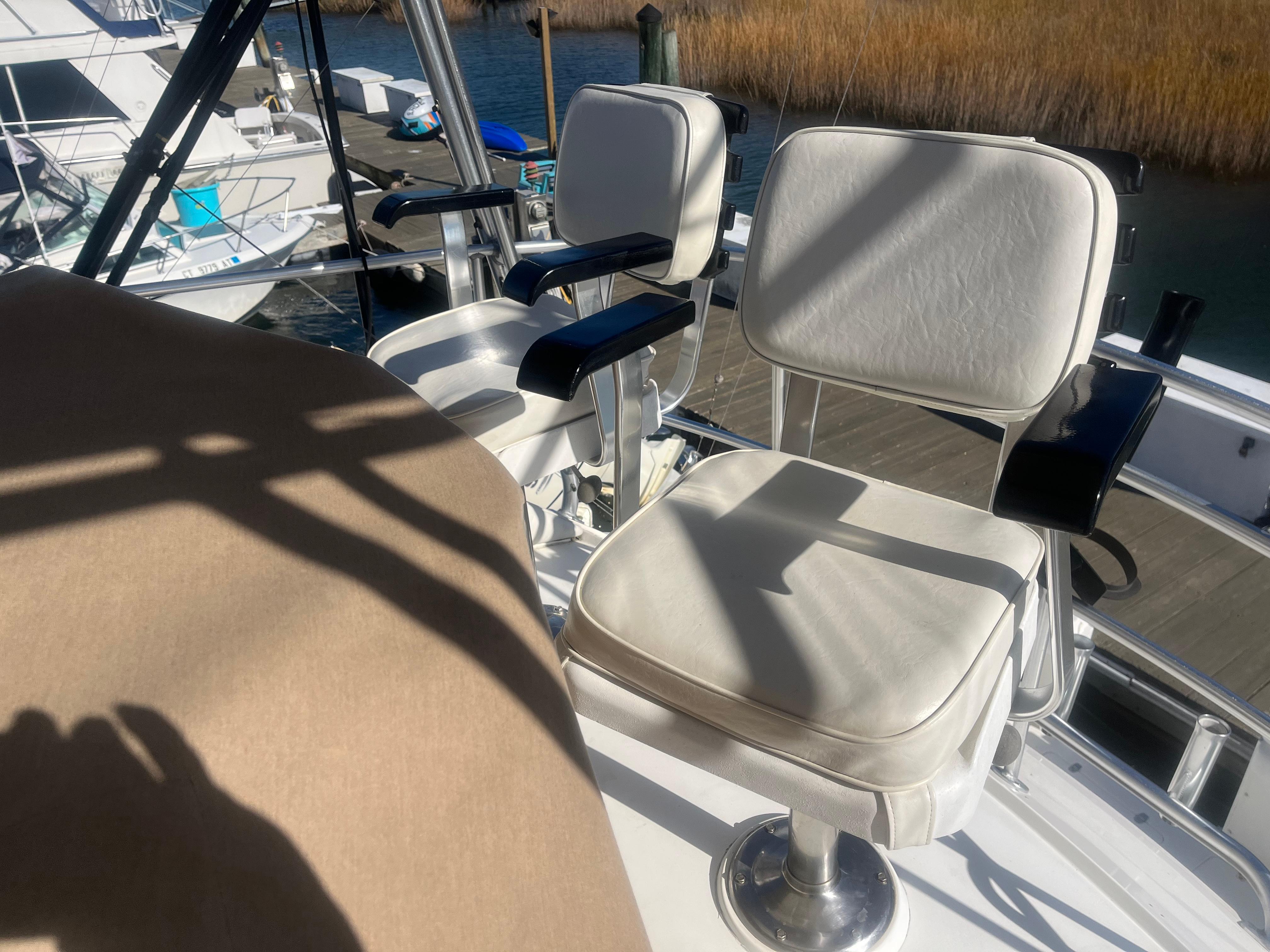 1993 Bertram 37 Convertible Convertible for sale - YachtWorld