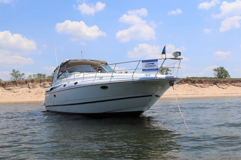 2000 Cruisers Yachts 3870 Express - Weber Yachts