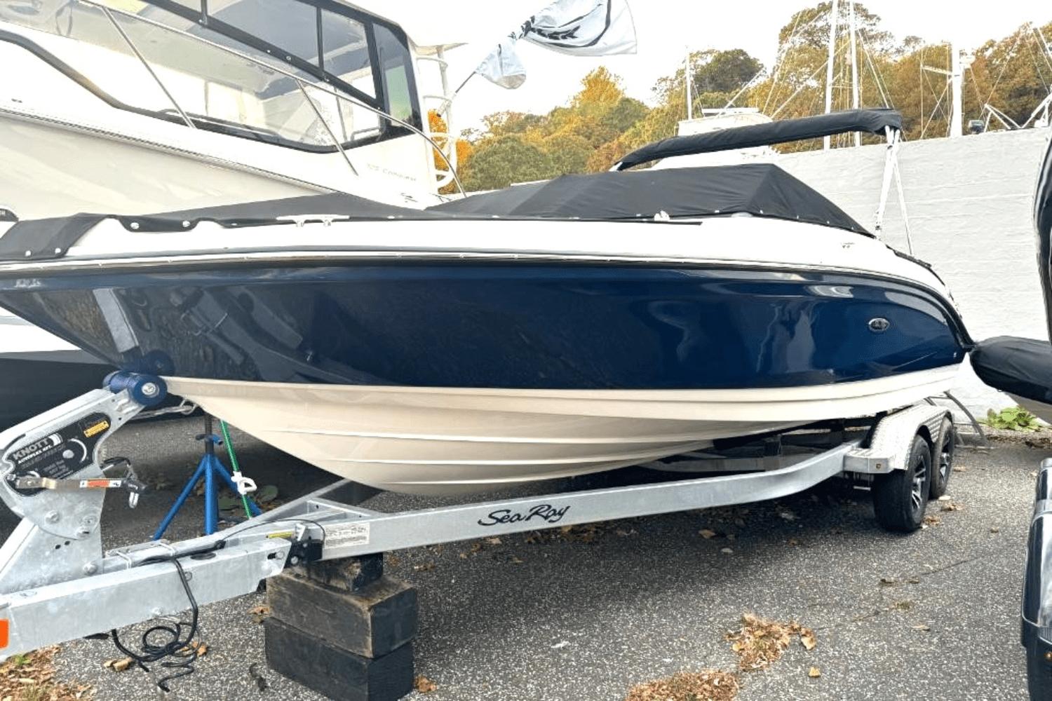 2024 Sea Ray SPX 210 Outboard Runabout for sale - YachtWorld
