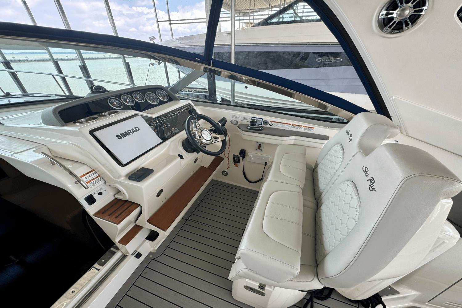 2021 Sea Ray Sundancer 350 Sports Cruiser for sale - YachtWorld