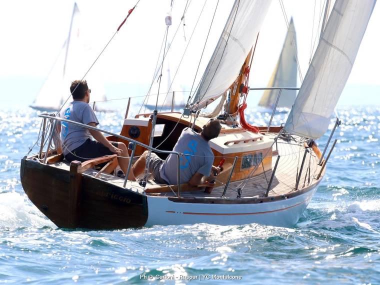 petronio passera lussiniana in mogano Usado en Trieste - Cosas de Barcos