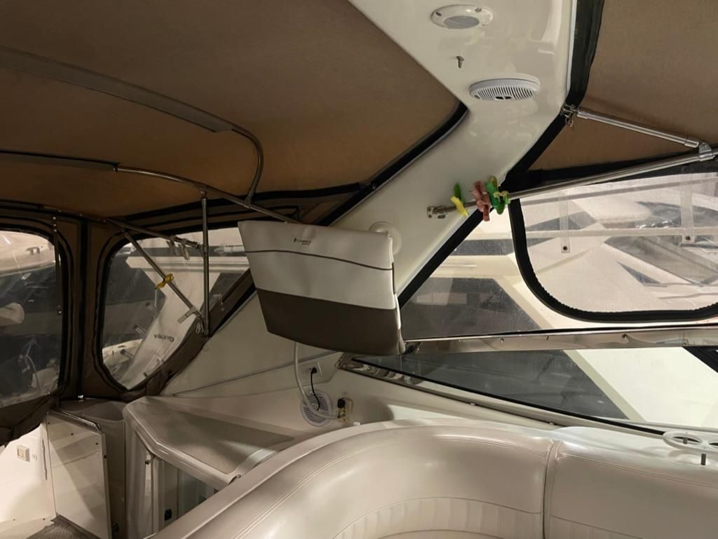 2001 Cruisers Yachts 4270 - Weber Yachts