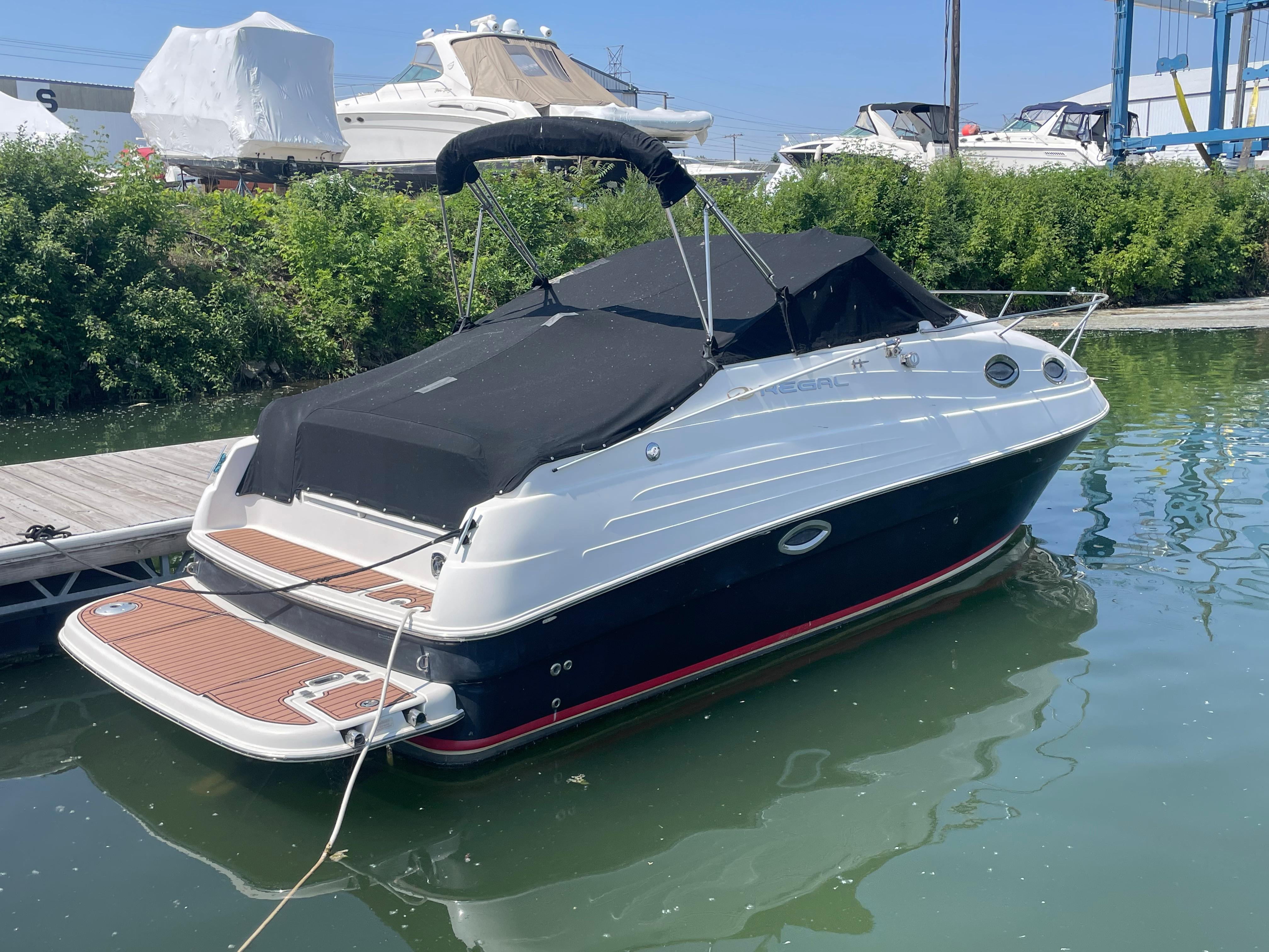 2003 Regal 2465 Commodore Kruisers te koop- YachtWorld