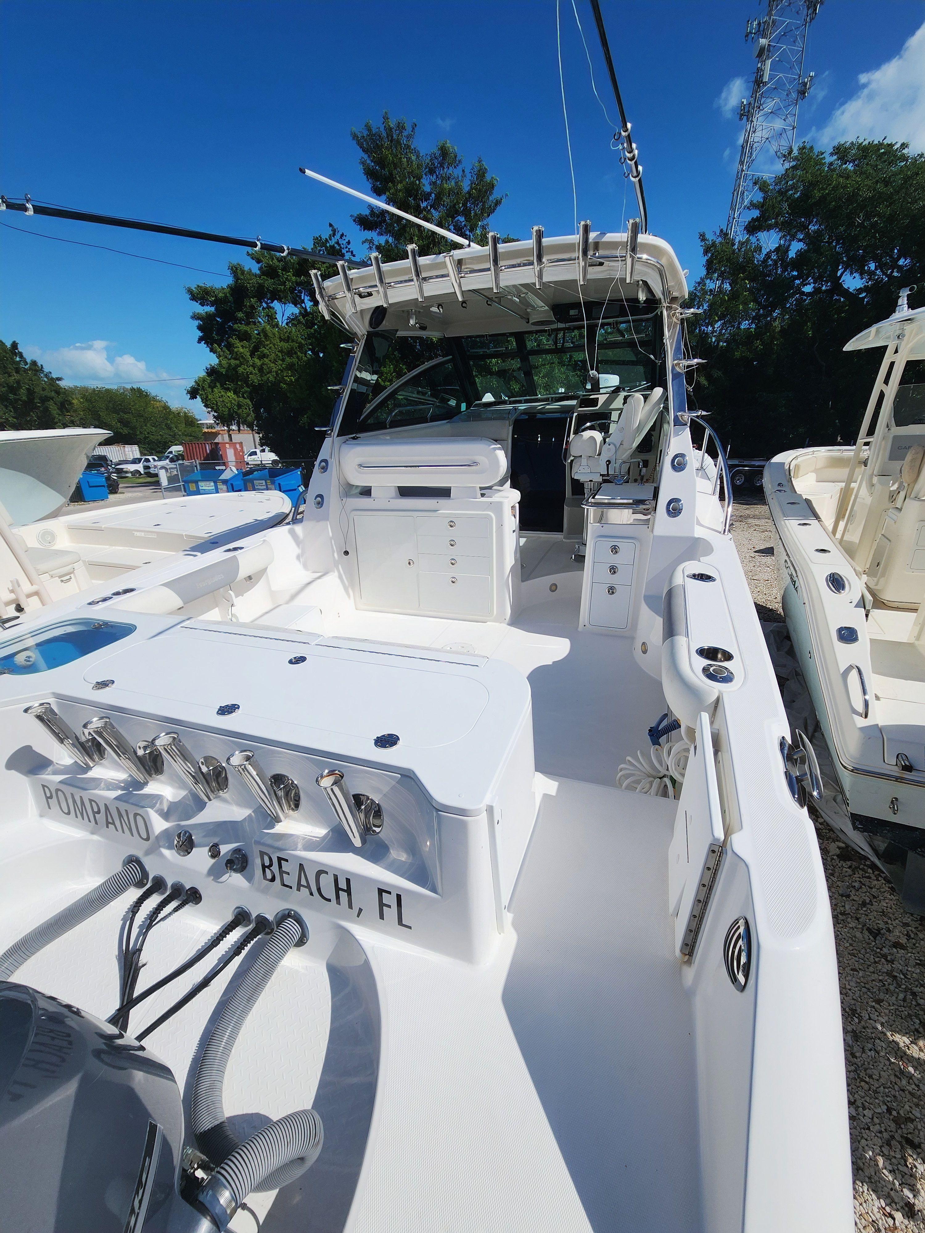 2016 Everglades 320EX Unspecified for sale - YachtWorld