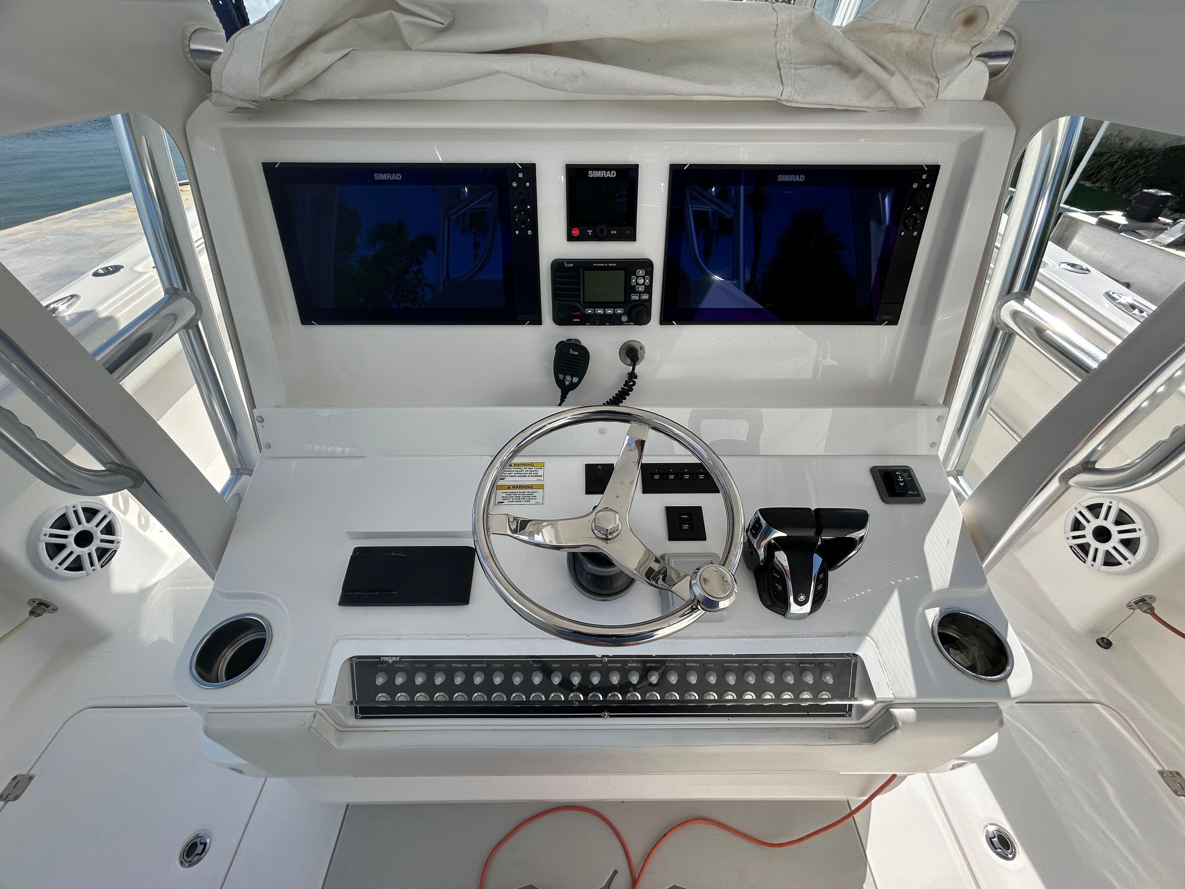 2021 Invincible 35 Catamaran Center Console for sale - YachtWorld