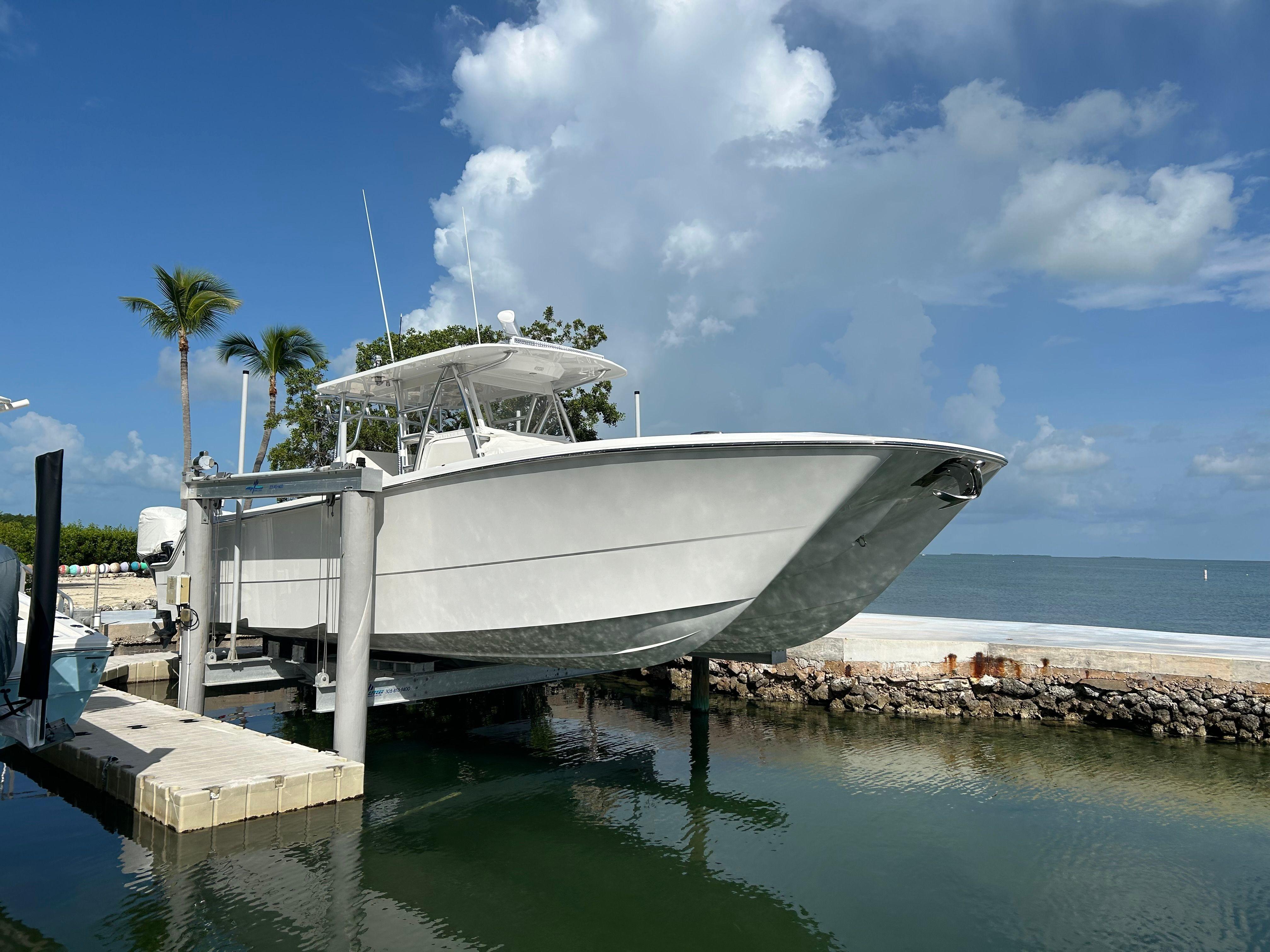 2021 Invincible 35 Catamaran Center Console for sale - YachtWorld