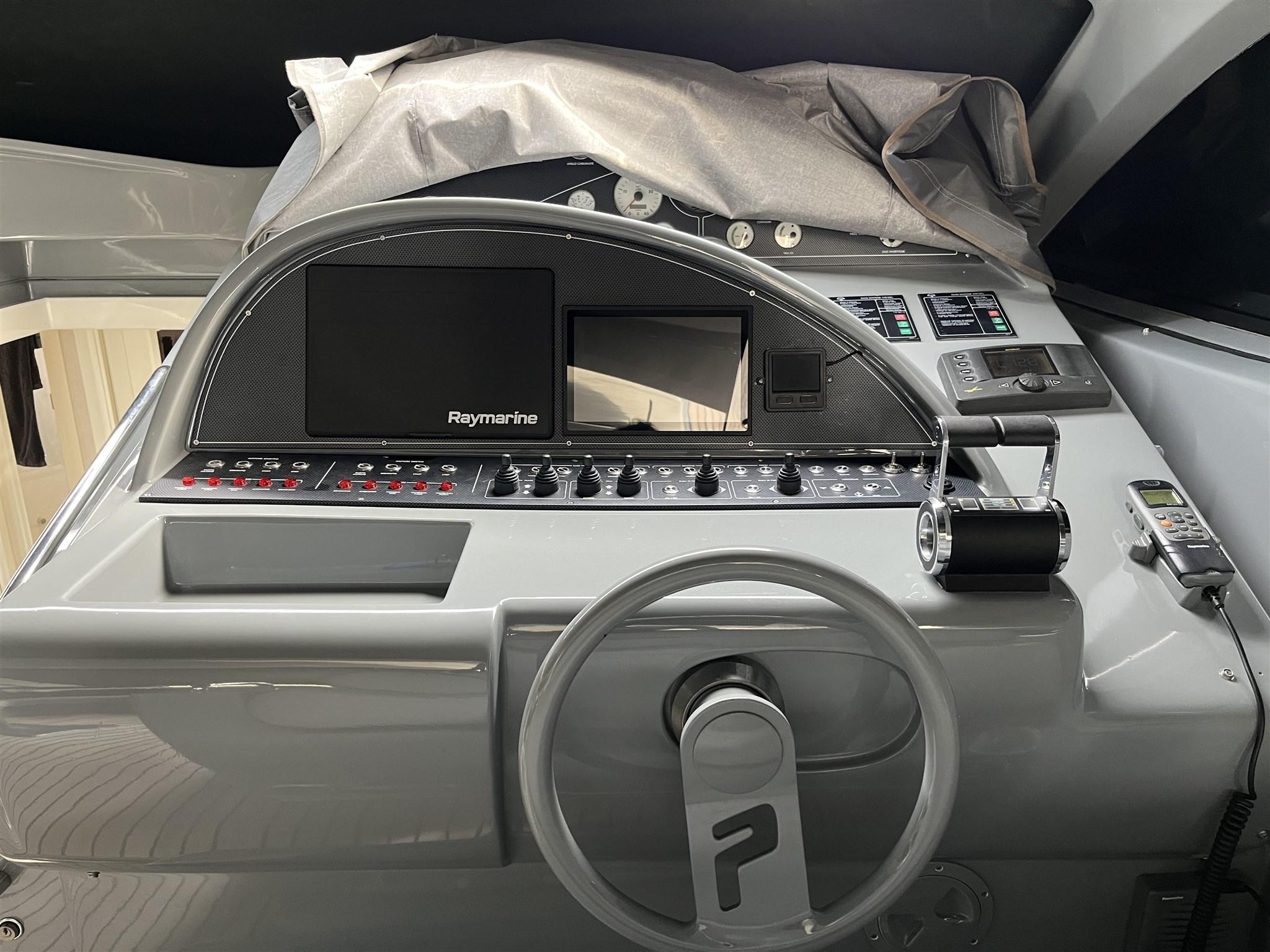 Used 2001 Pershing 52 - Catania | TopBoats