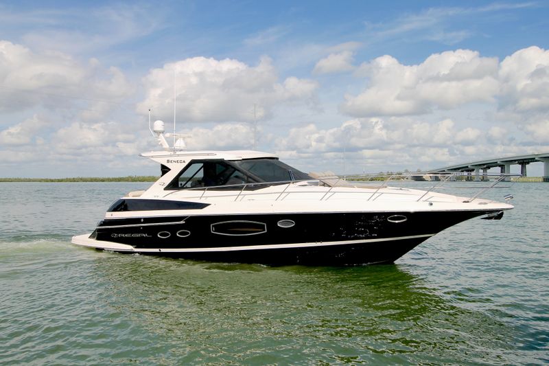 2016 Regal 46 Sport Coupe - Weber Yachts