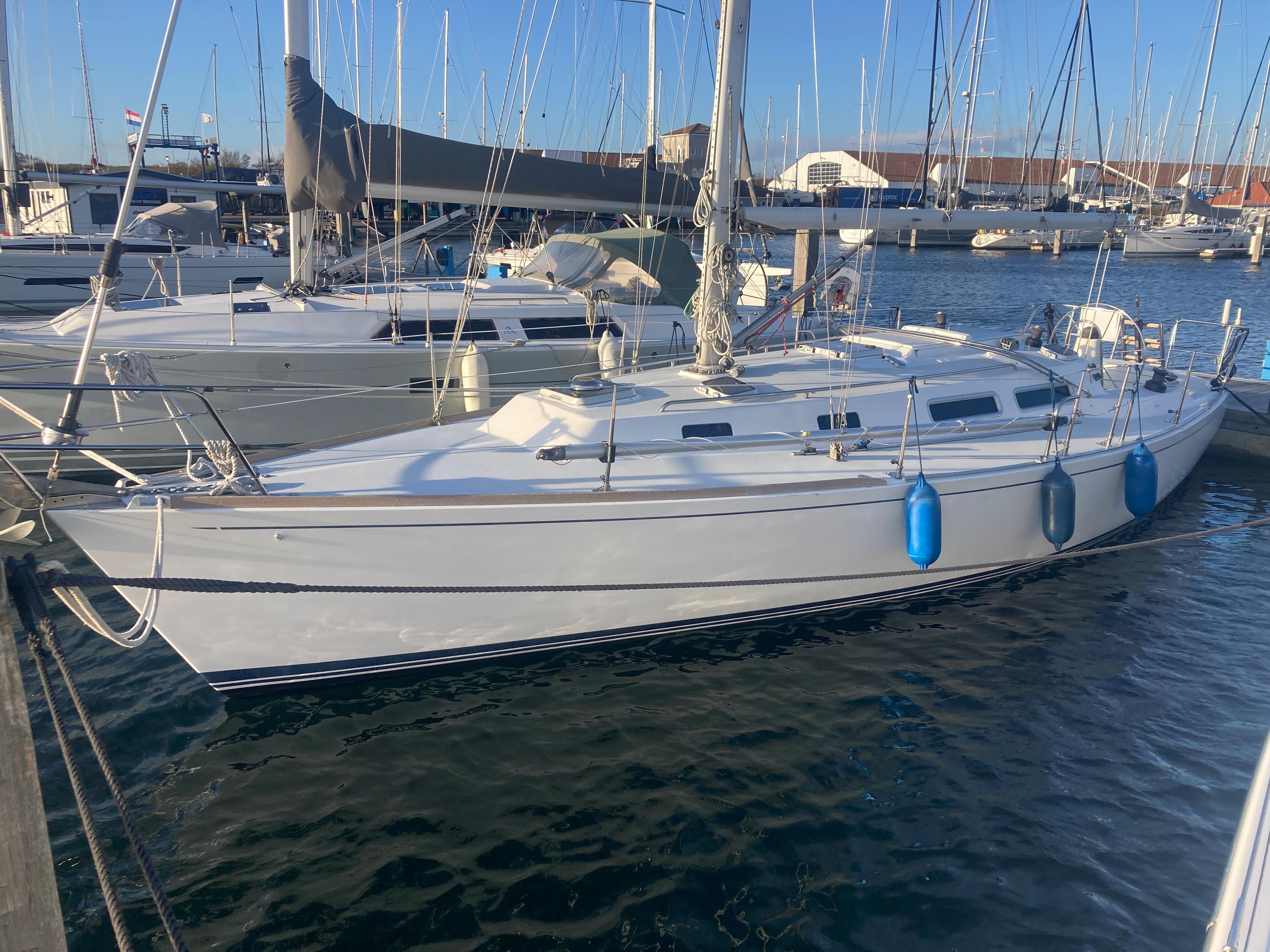 Glasfiber J Boats 35 til salg | YachtWorld