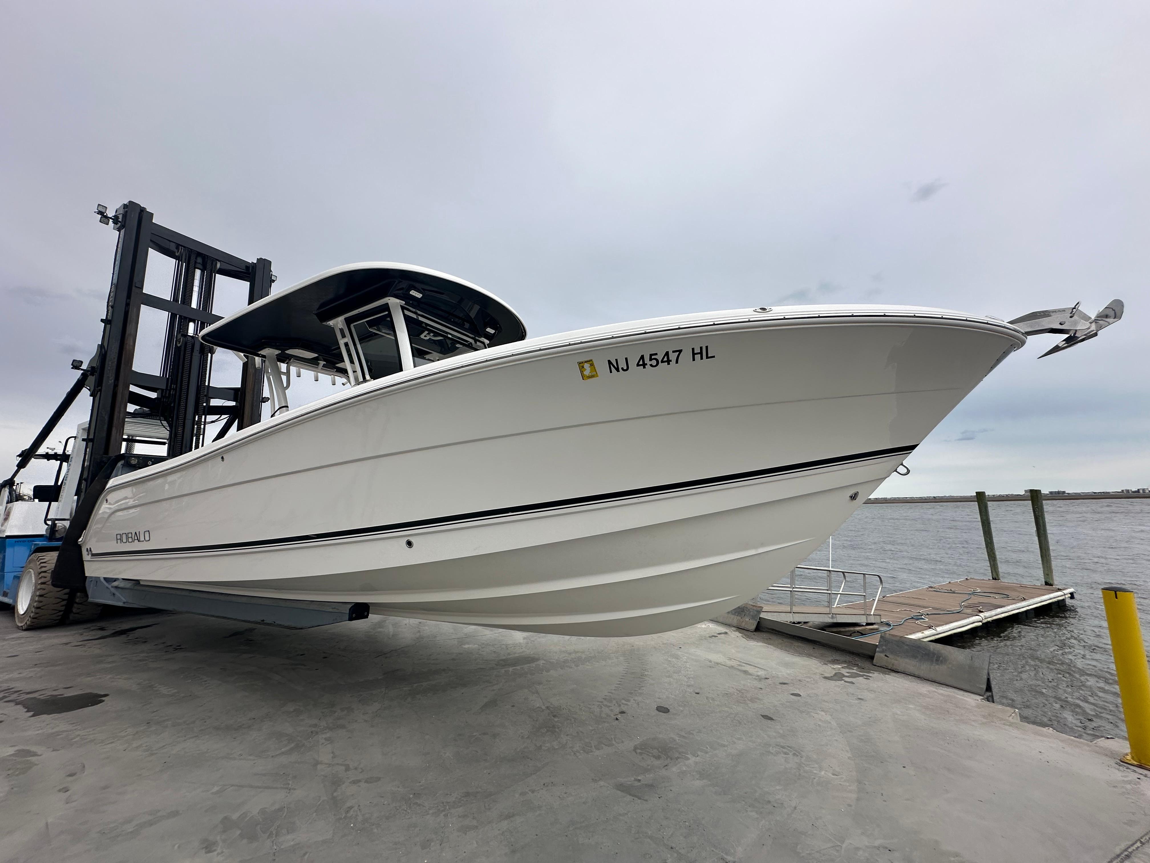 2018 Robalo R302 Center Console for sale - YachtWorld