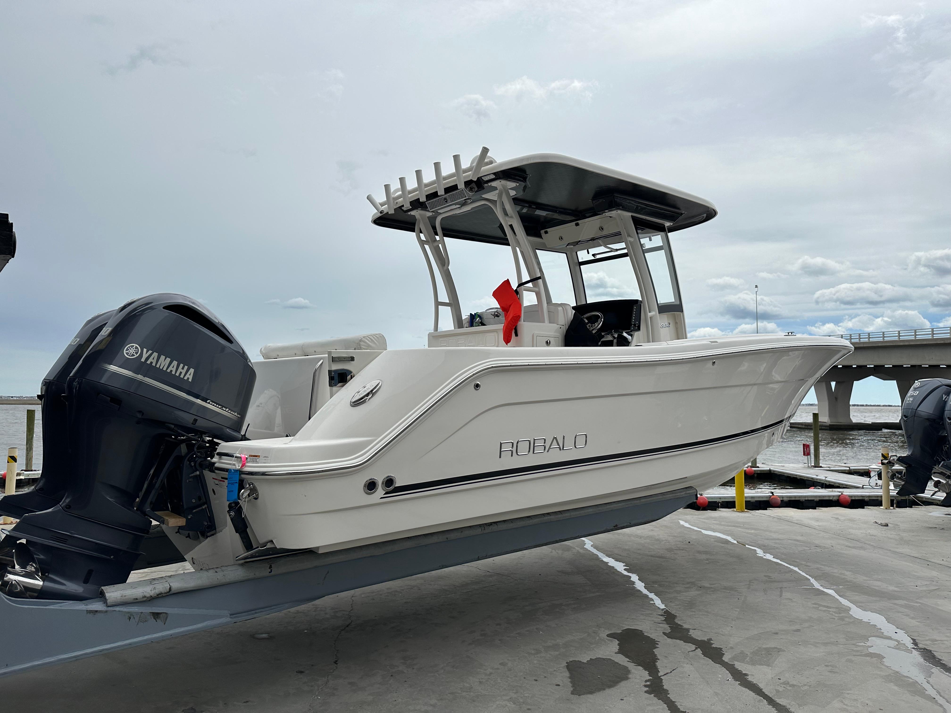 2018 Robalo R302 Center Console for sale - YachtWorld
